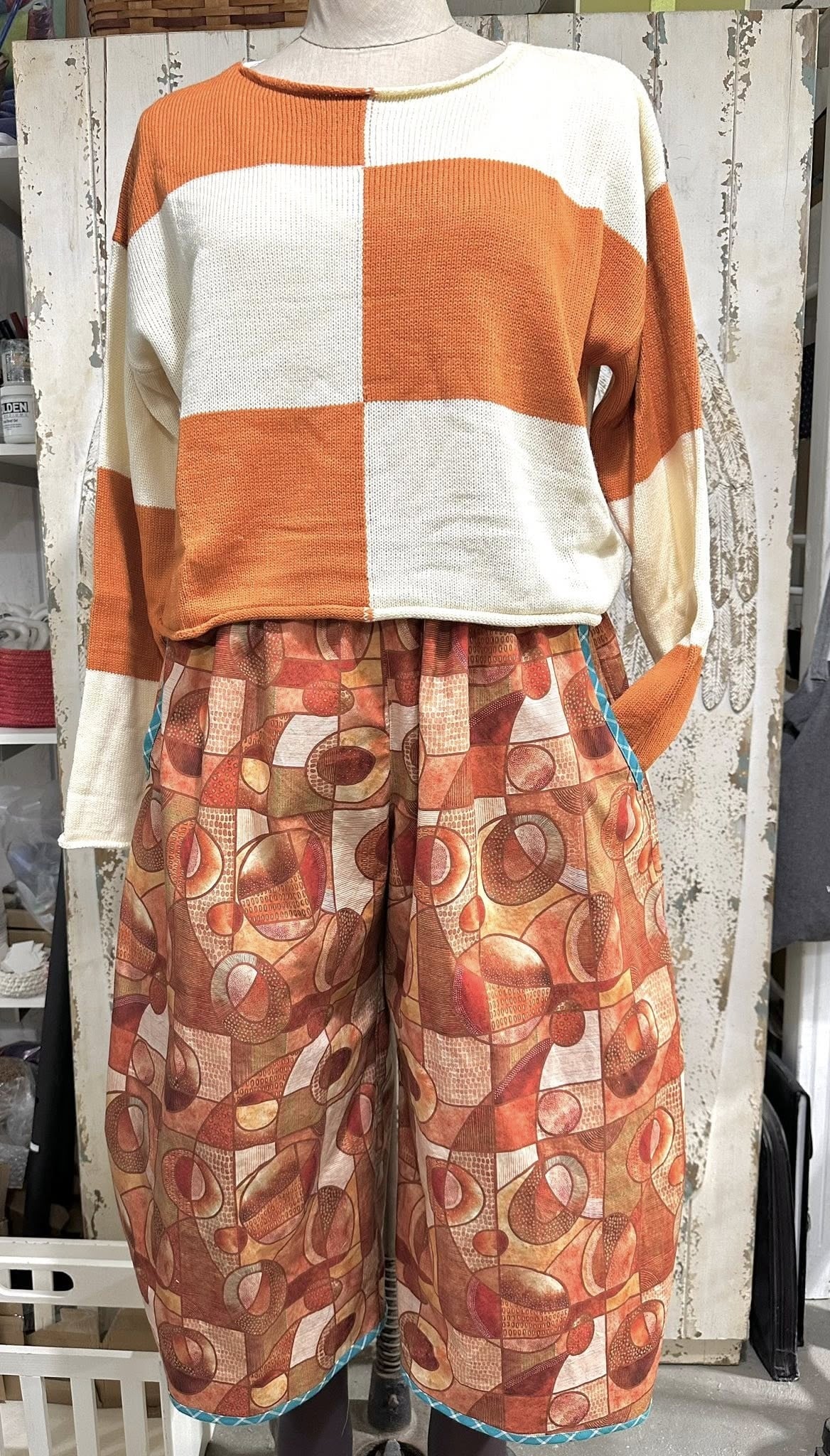 JESSE WIDE CROP PANT- PUMPKIN GEO - Kamala Boutique