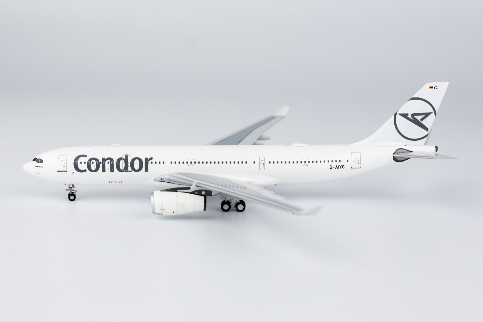 A330-200 Condor D-AIYC temporary livery 1:400 - avworld.ca