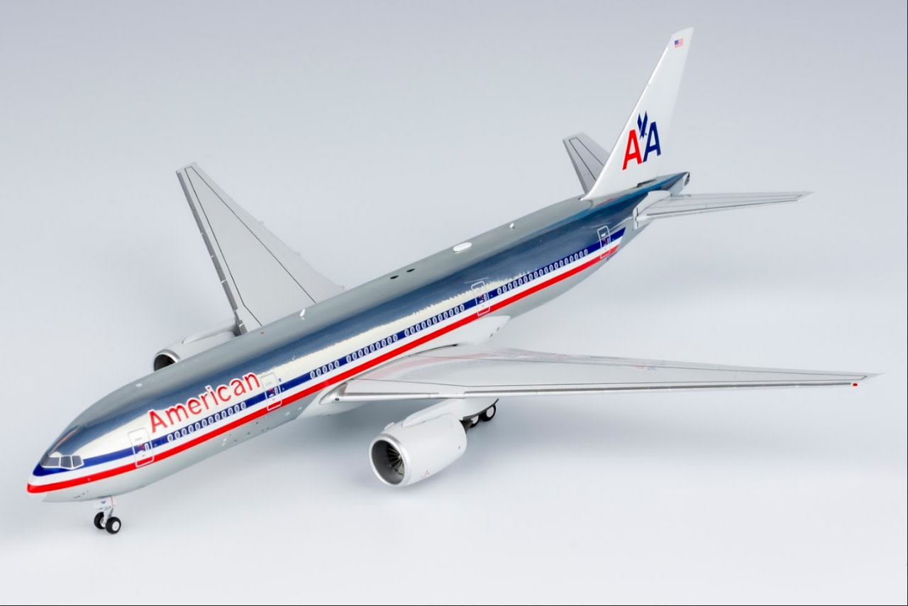 B777-200ER American Airlines AA livery N795AN 1:400 polished - avworld.ca
