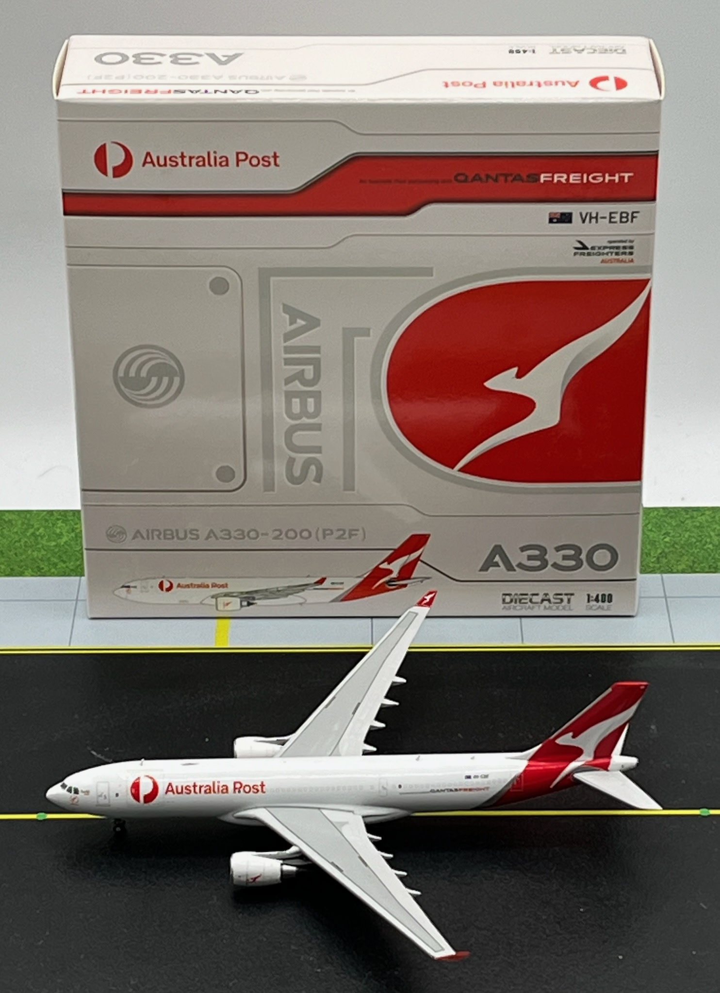 A330-200P2F Qantas Freight Australia Post VH-EBF 1:400 - avworld.ca