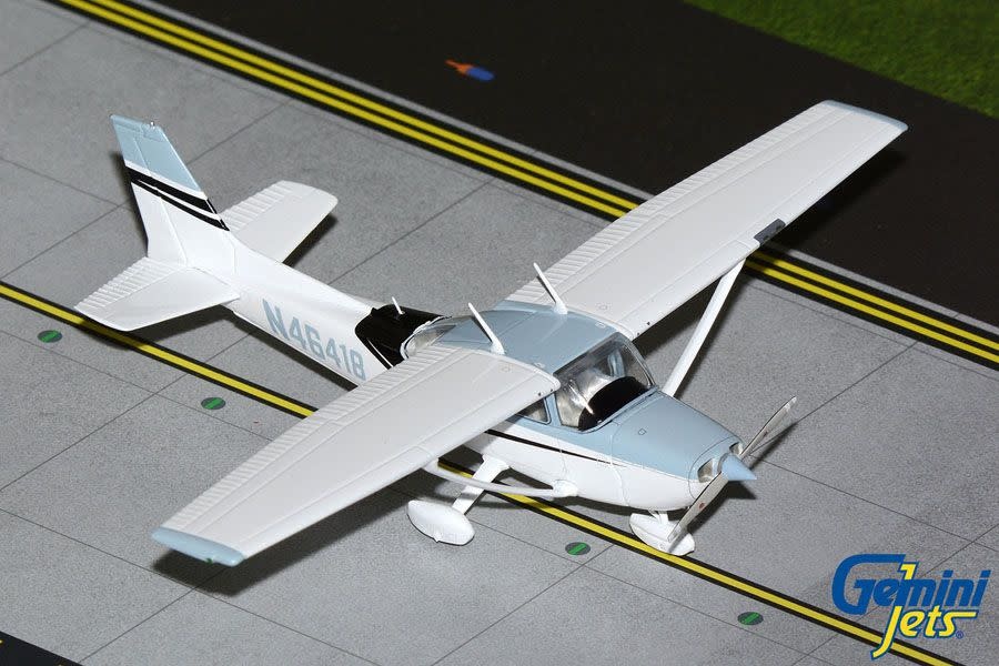 C172M N46418 Sporty's Aviation Gifts release 1:72 - avworld.ca