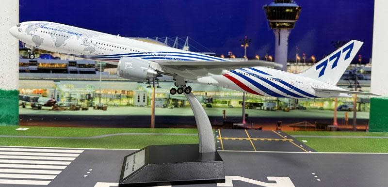 B777-300ER Boeing House World Tour livery N5017V 1:200 - avworld.ca