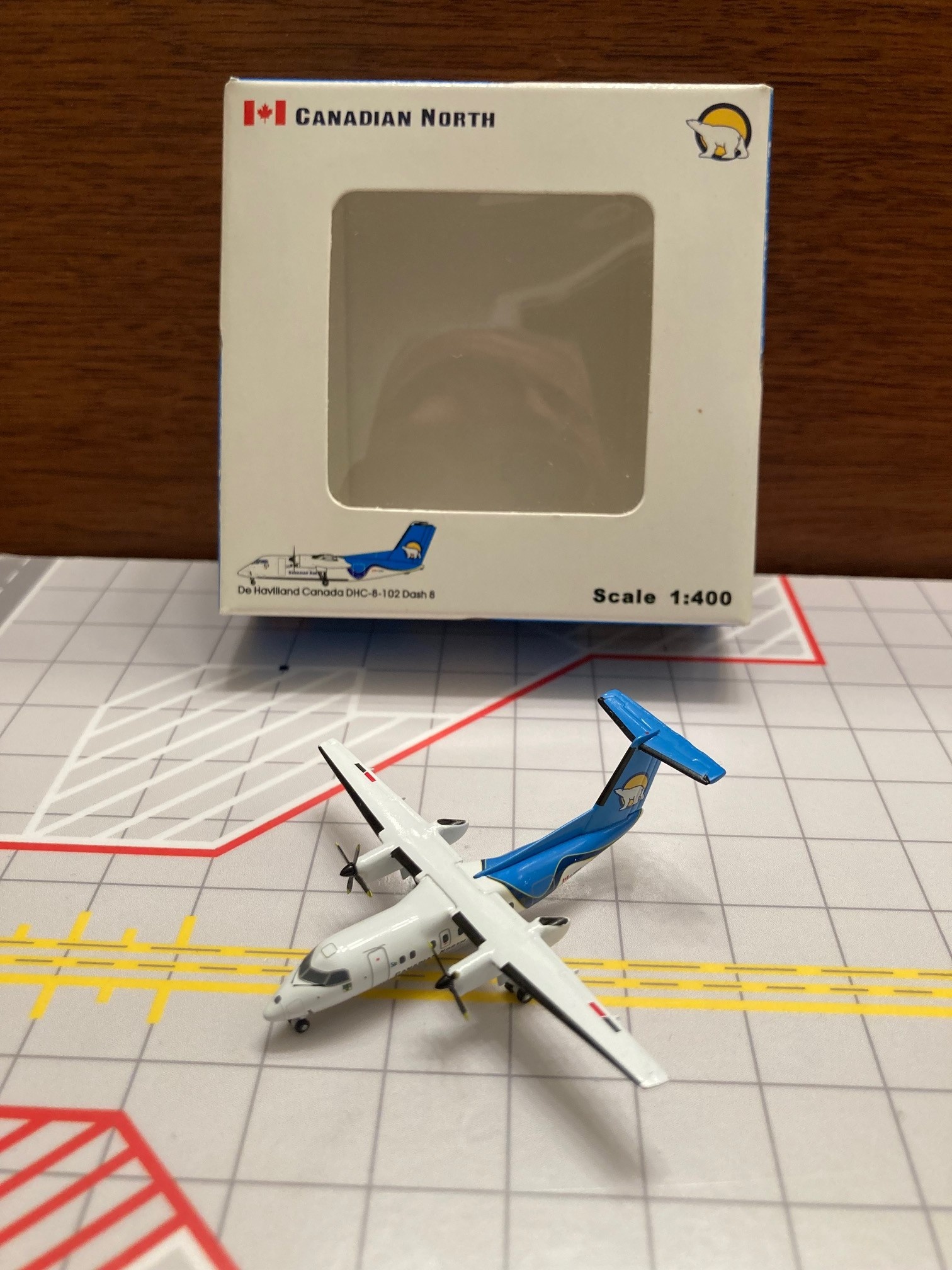 Dash 8-100 Canadian North C-GRGO 1:400**Collection sale - avworld.ca