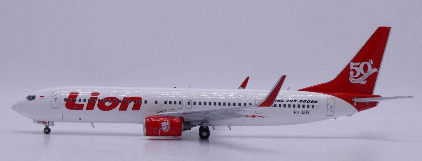 B737-900ER Lion Air 50th Boeing 737-900ER PK-LHY 1:200 +PRE-ORDER+ ...