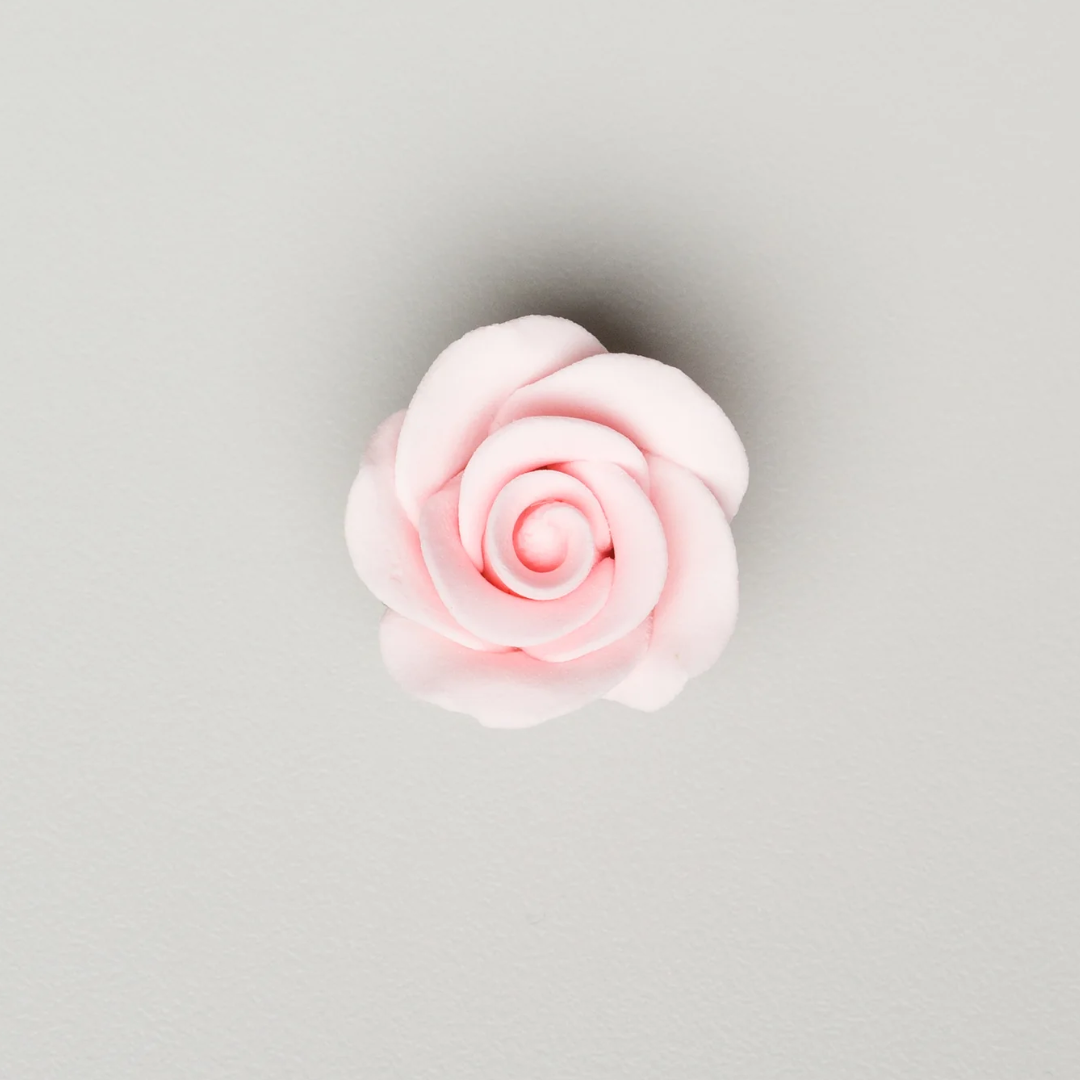 SUGAR FLOWER ROSE W/CALYX SMALL PINK 1.25" - eCakeSupply