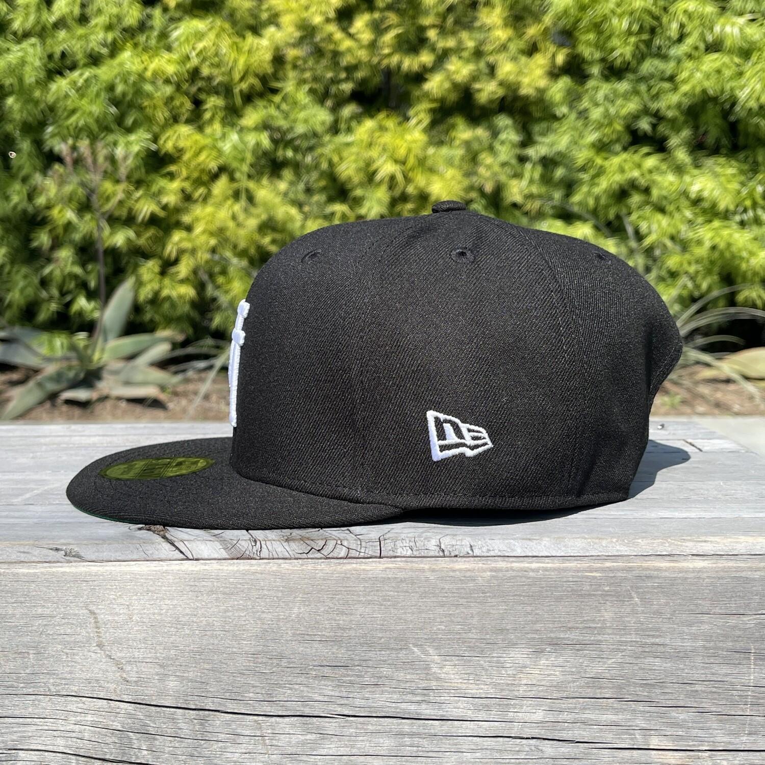 LA Upside Down BW 950 Snapback - The Locker Room of Downey