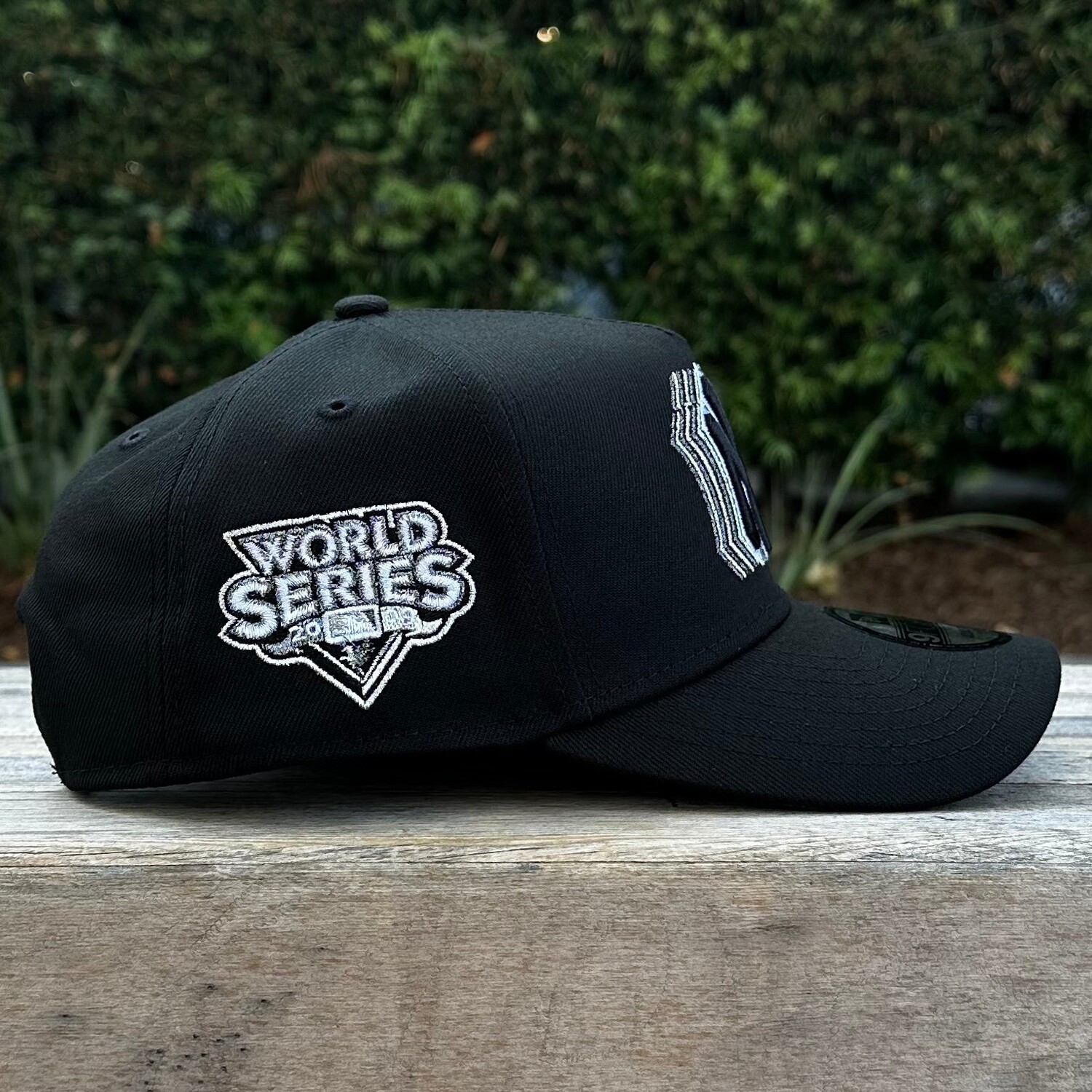NY Yankees Black Metallic Silver Fade 940 a-frame - The Locker Room of ...