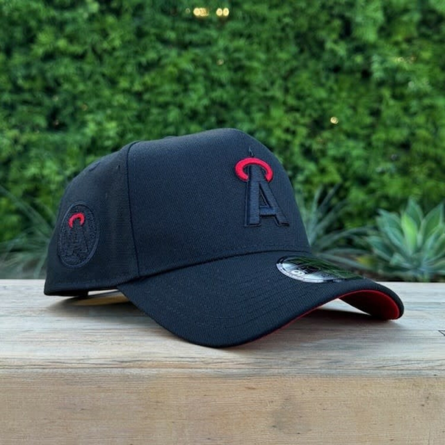 Angels Black Red Outline Cali SP Red UV 940AF - The Locker Room of Downey