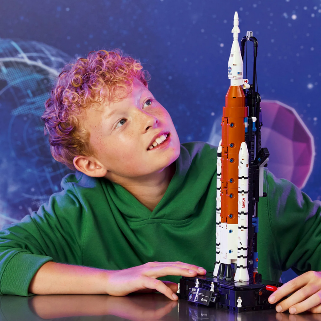 NASA ARTEMIS SPACE LAUNCH SYSTEM ROCKET - THE TOY STORE