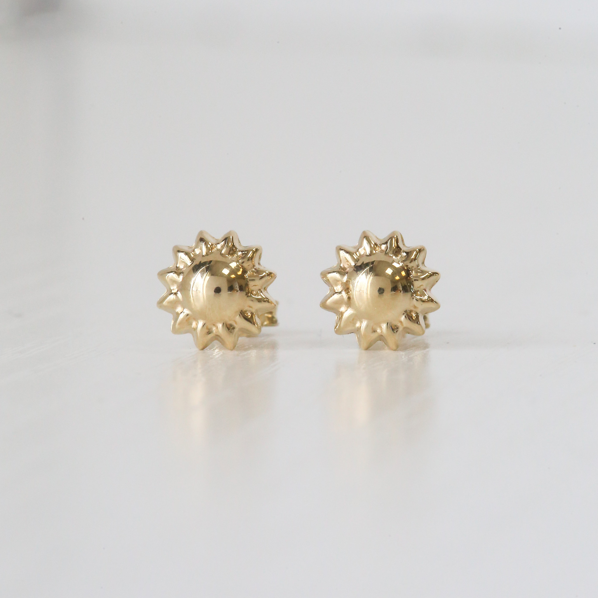 American Jewelry 14k Yellow Gold Sun Stud Earrings - American Jewelry