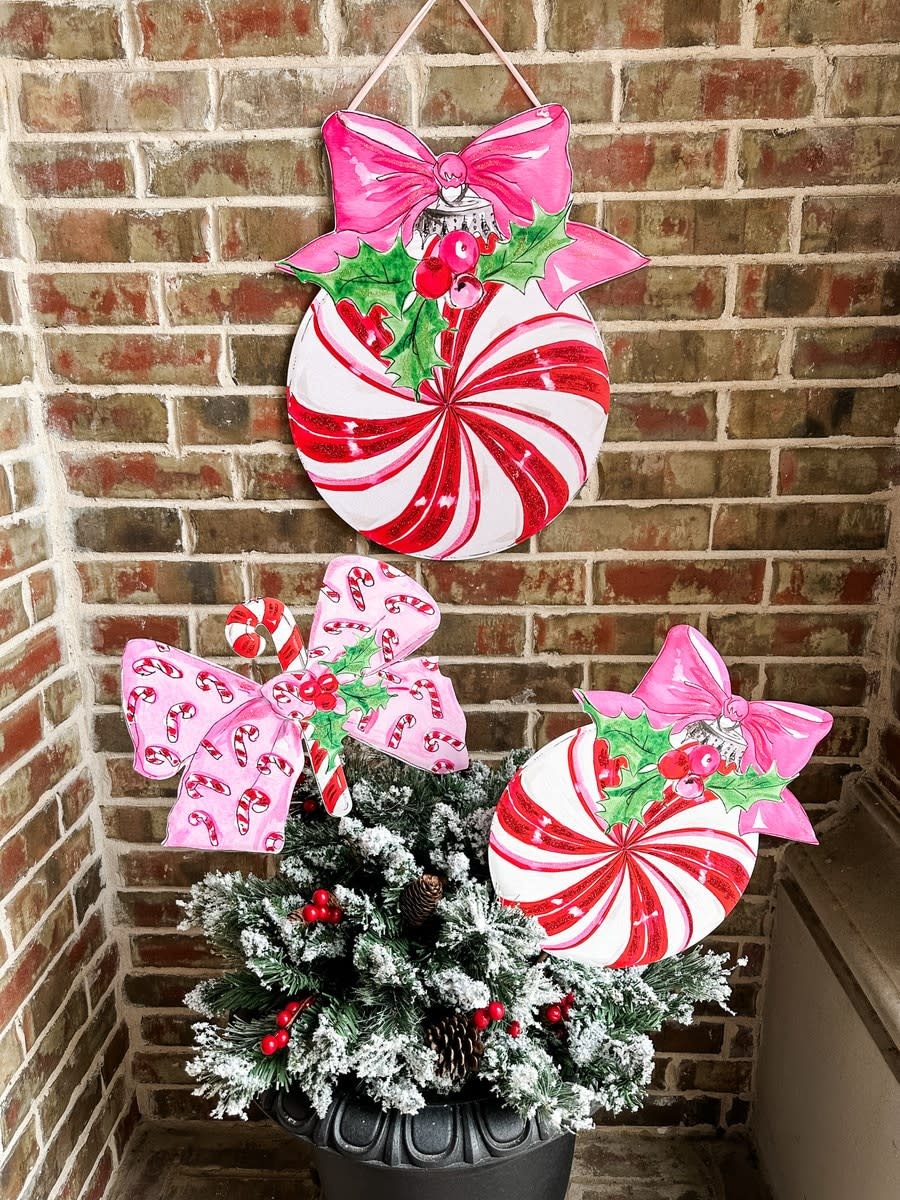THE ROUND TOP COLLECTION Beck's Vintage Candy Cane Ball PVC Door Hanger ...