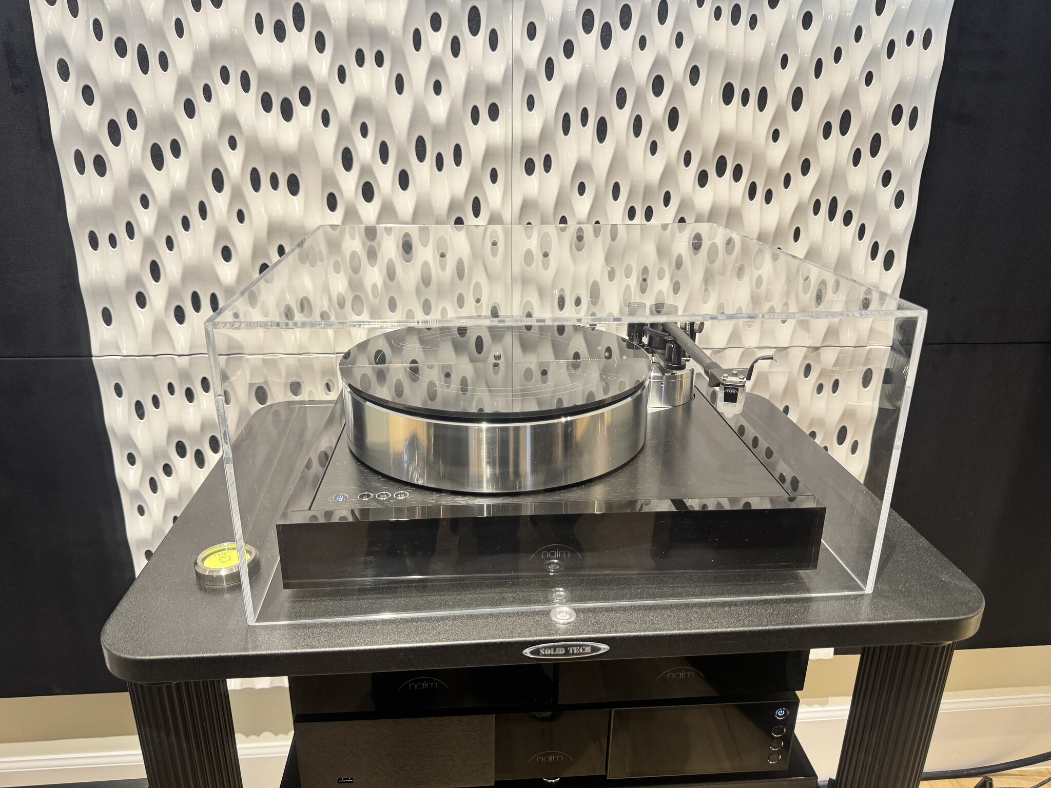 Naim Audio Special Edition Solstice turntable (Black Color ) Showroom ...