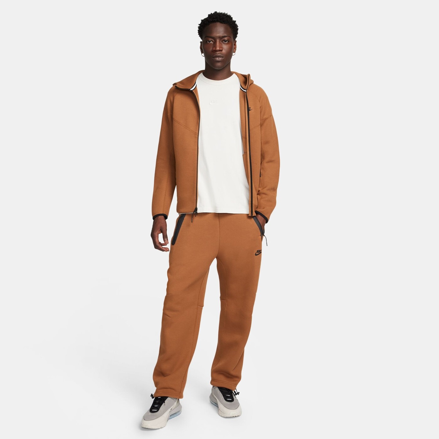 NIKE SPORTSWEAR TECH FLEECE WINDRUNNER TAN BLACK FB7921 281 - Sam Tabak