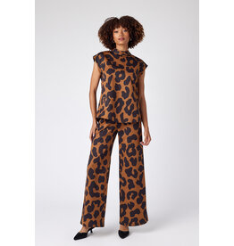 Clothes - The Shoe Attic