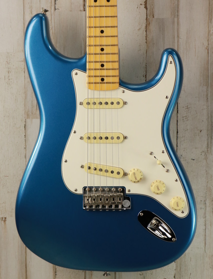 USED Fender American Vintage II 1973 Stratocaster (922) - Mountain ...