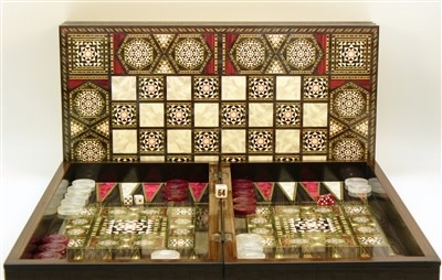 Yenigün Backgammon: 20" Pearl Mosaic - Le Griffon