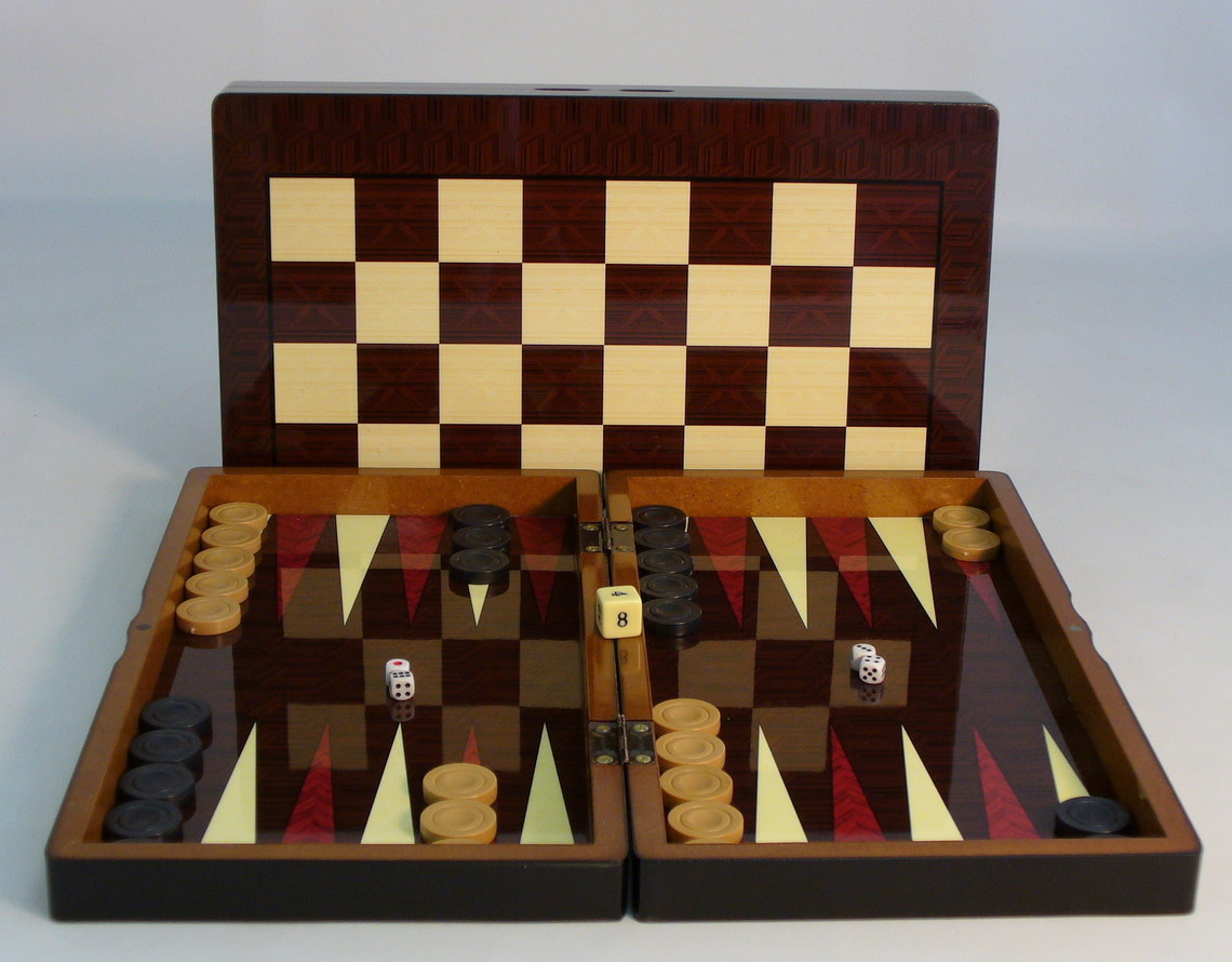 WorldWise Imports Backgammon: 15'' Woodgrain with Chess Back - Le Griffon