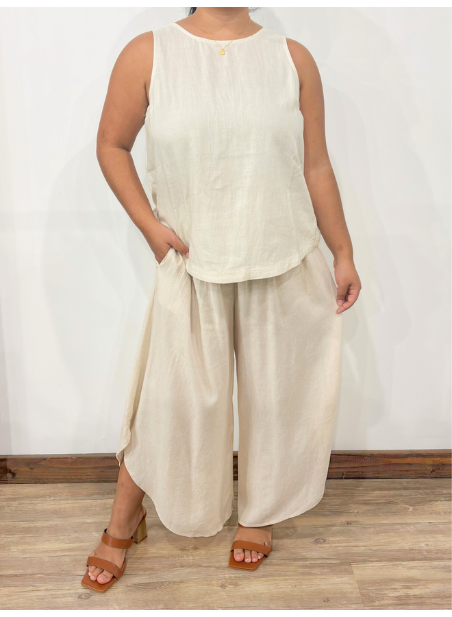 FT68313 LINEN BACK V-CUT TOP - Adore