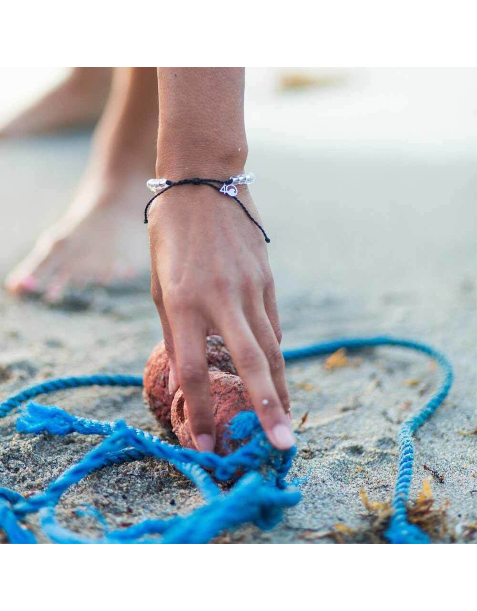 4Ocean 4OCEAN SHARK BLACK BRACELET - Salty's Board Shop