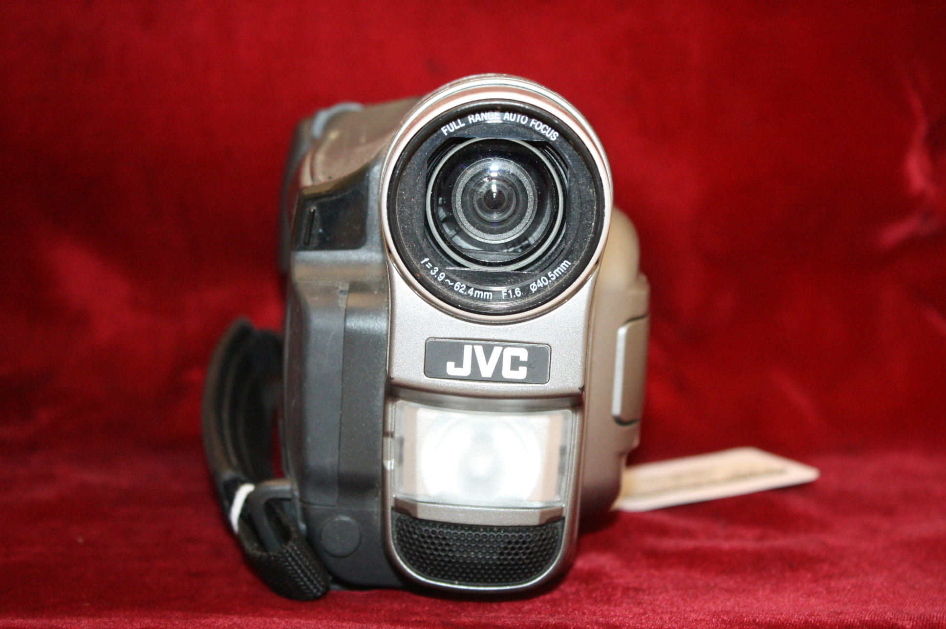 JVC Digital Still Camera Super VHS 400x Digital Zoom with controller ...