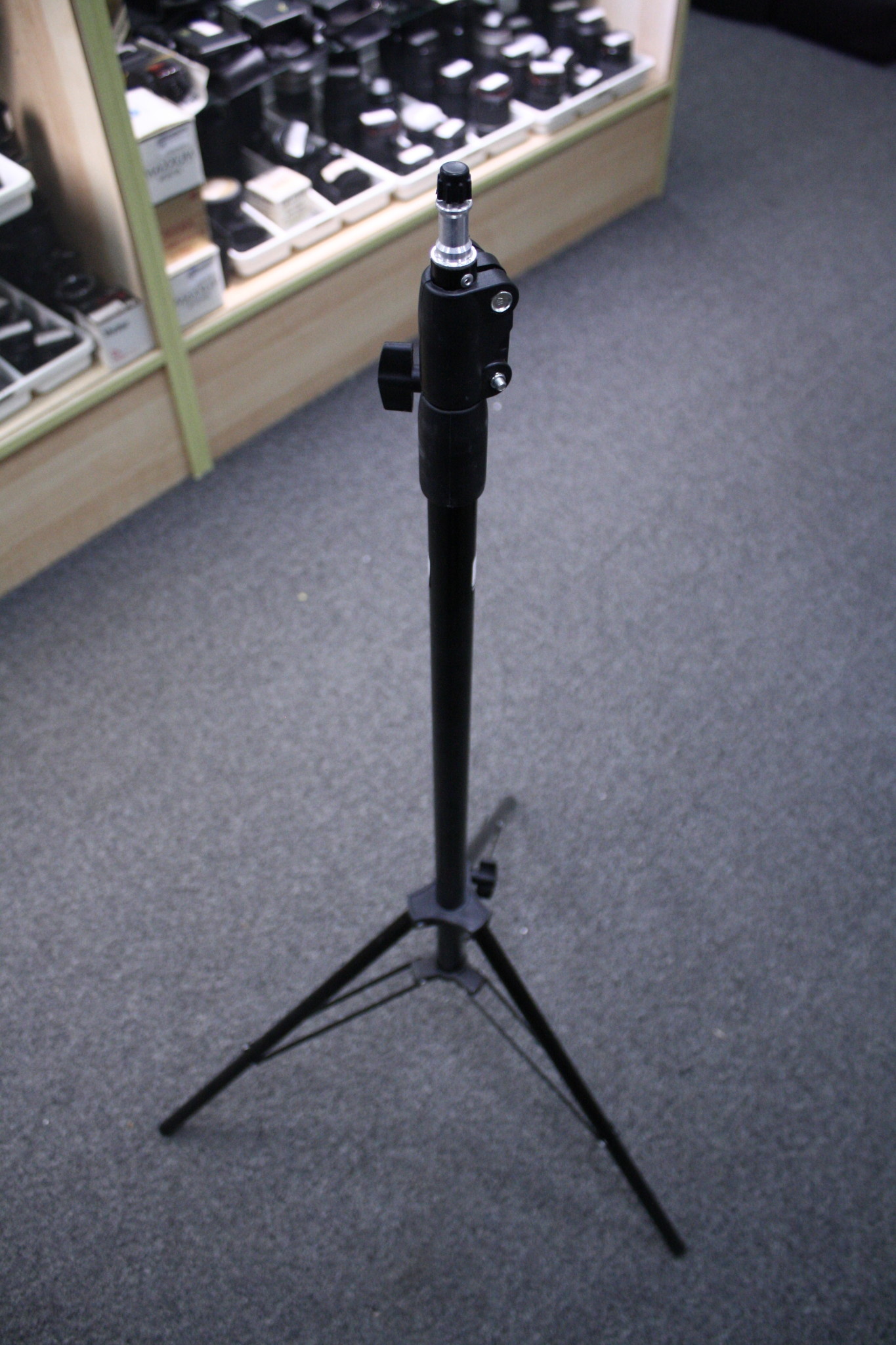 LimoStudio 7 Foot Light Stand - Camera Concepts & Telescope Solutions