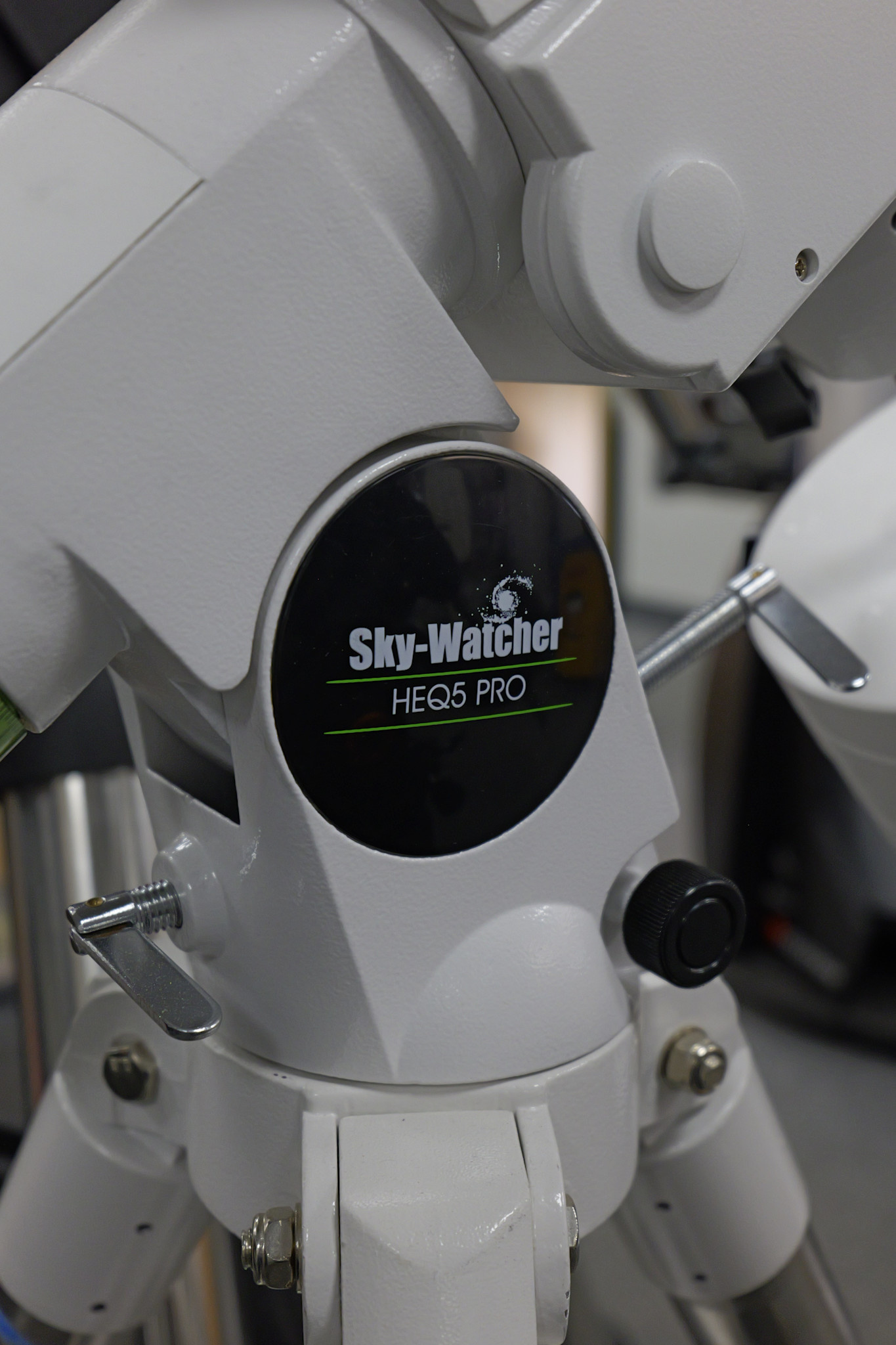 Sky-Watcher HEQ5 (MINT!) with Rigid Double Stack Carry Case - Camera ...