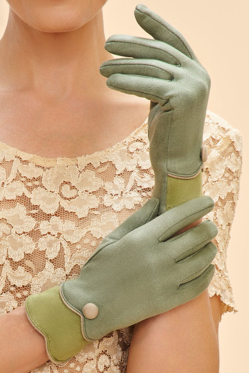 Powder wool gloves store