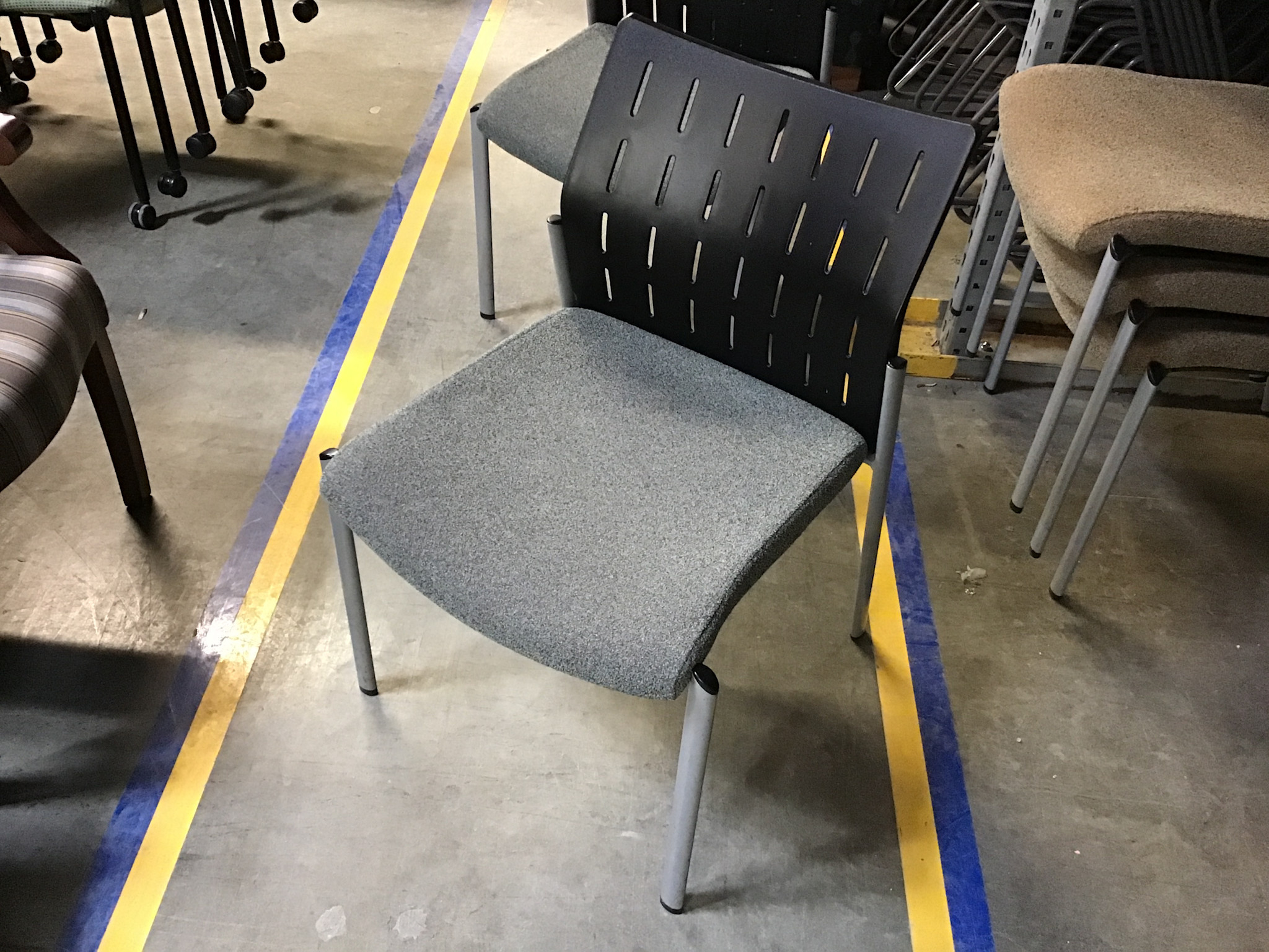 Grey cushioned seat black plastic back metal legs side chair 2/28/25 - ND Surplus