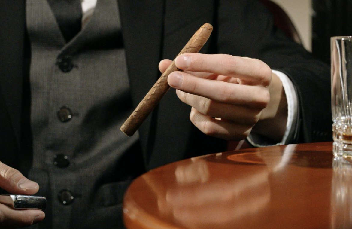 Cigarillos vs Small Cigars: What Are the Key Differences - The Cigar ...