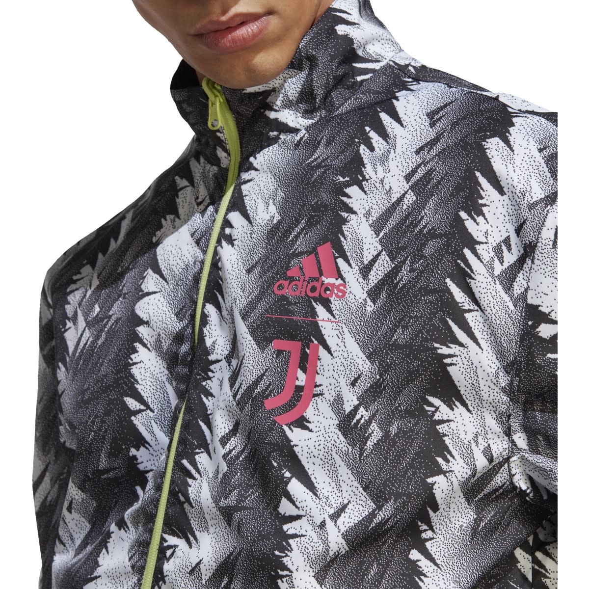 Adidas Juventus 22/23 Reversible Anthem Jacket - SoccerWorld - SoccerWorld