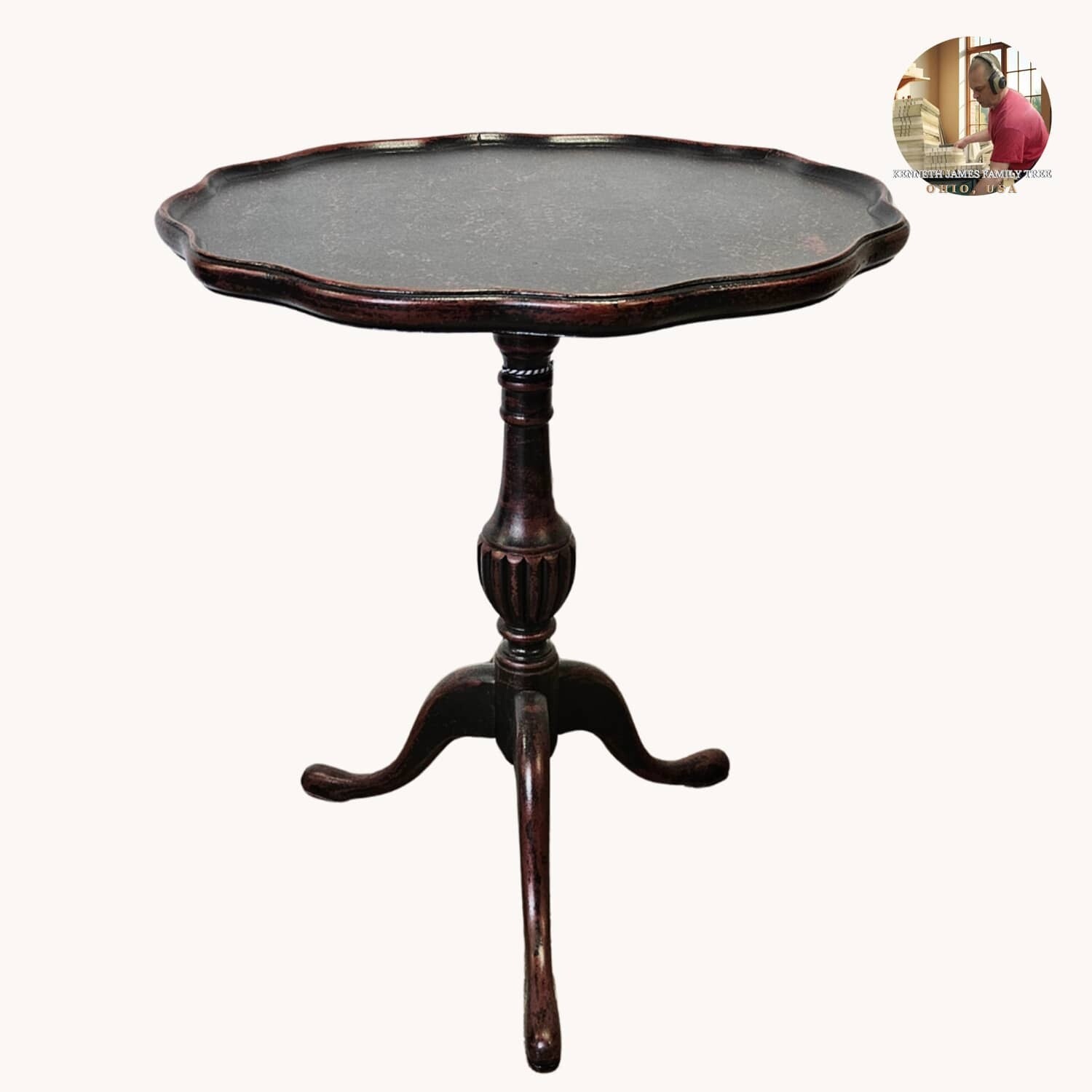 Kenneth James Round Table | Nana's Farmhouse - Nana's Farmhouse