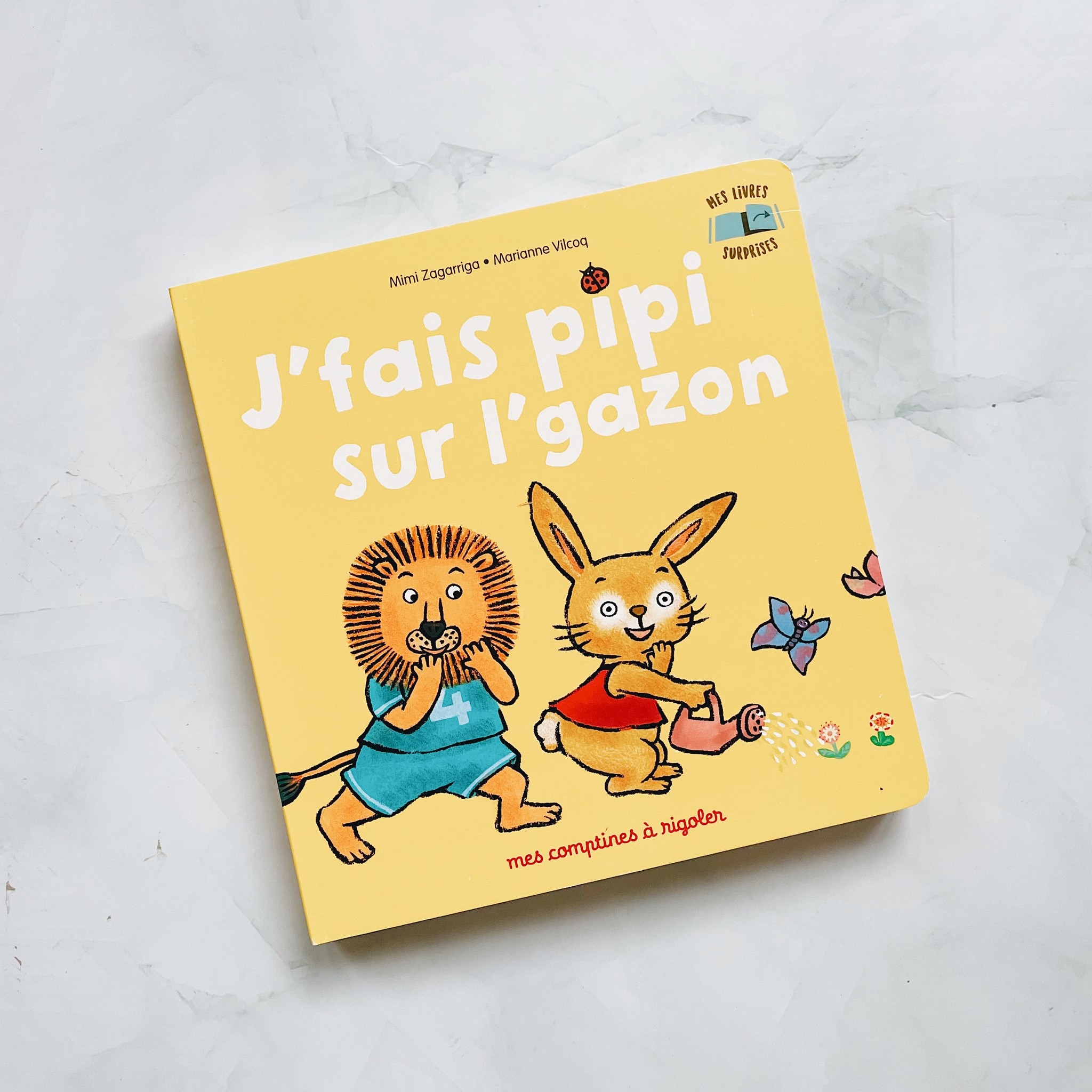 LIVRE - J'FAIS PIPI SUR L'GAZON - La Petite Penderie