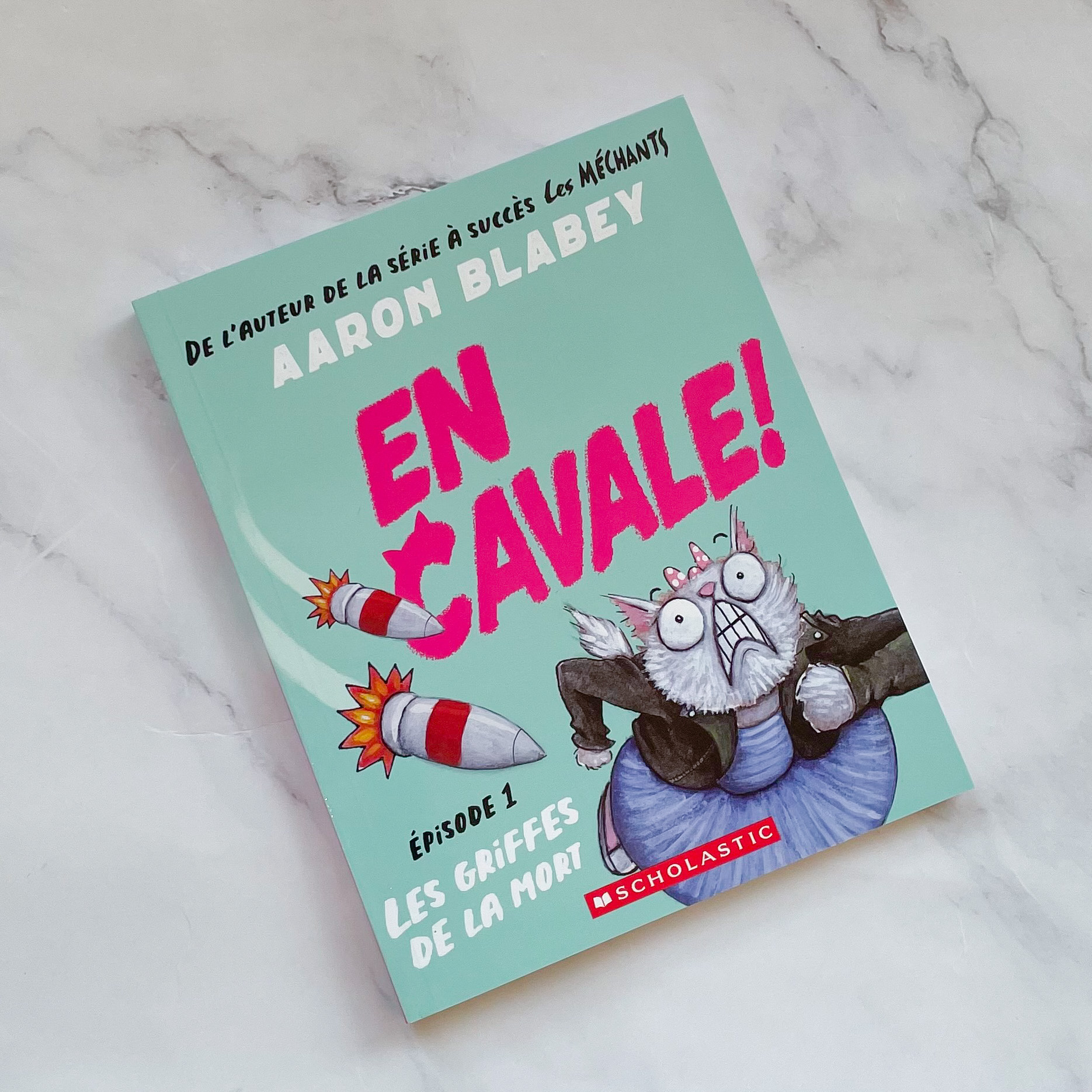LIVRE - EN CAVALE ! LES GRIFFES DE LA MORT - La Petite Penderie