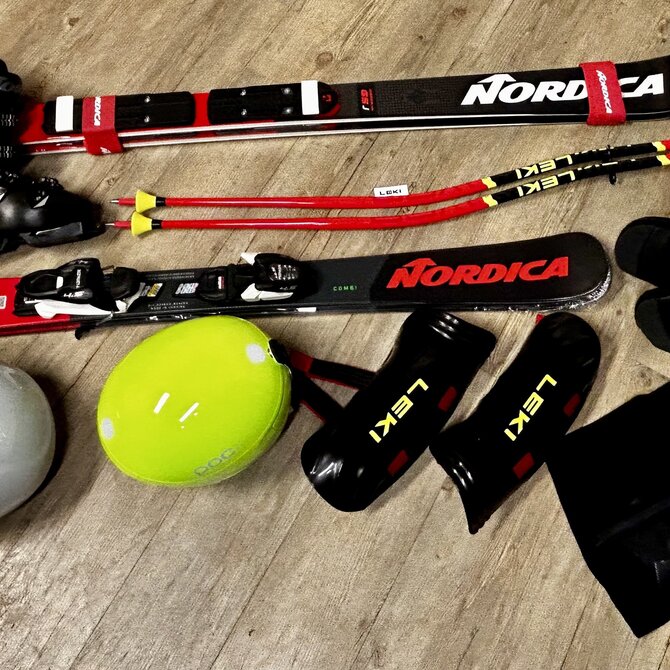 How to Choose the Right Skis for Your Skill Level: Beginner ...