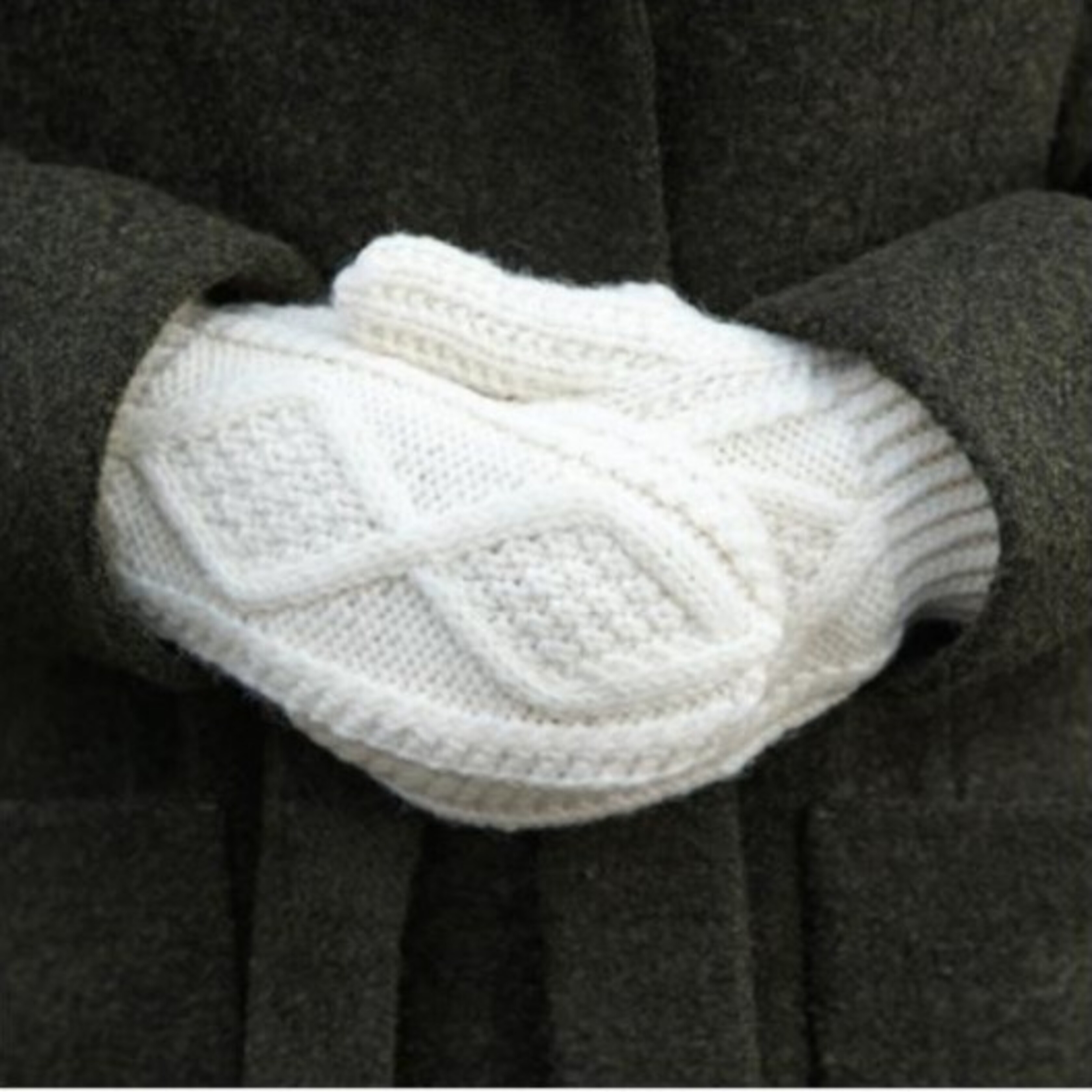 Handknit Aran Wool Mittens - Celtic Aer