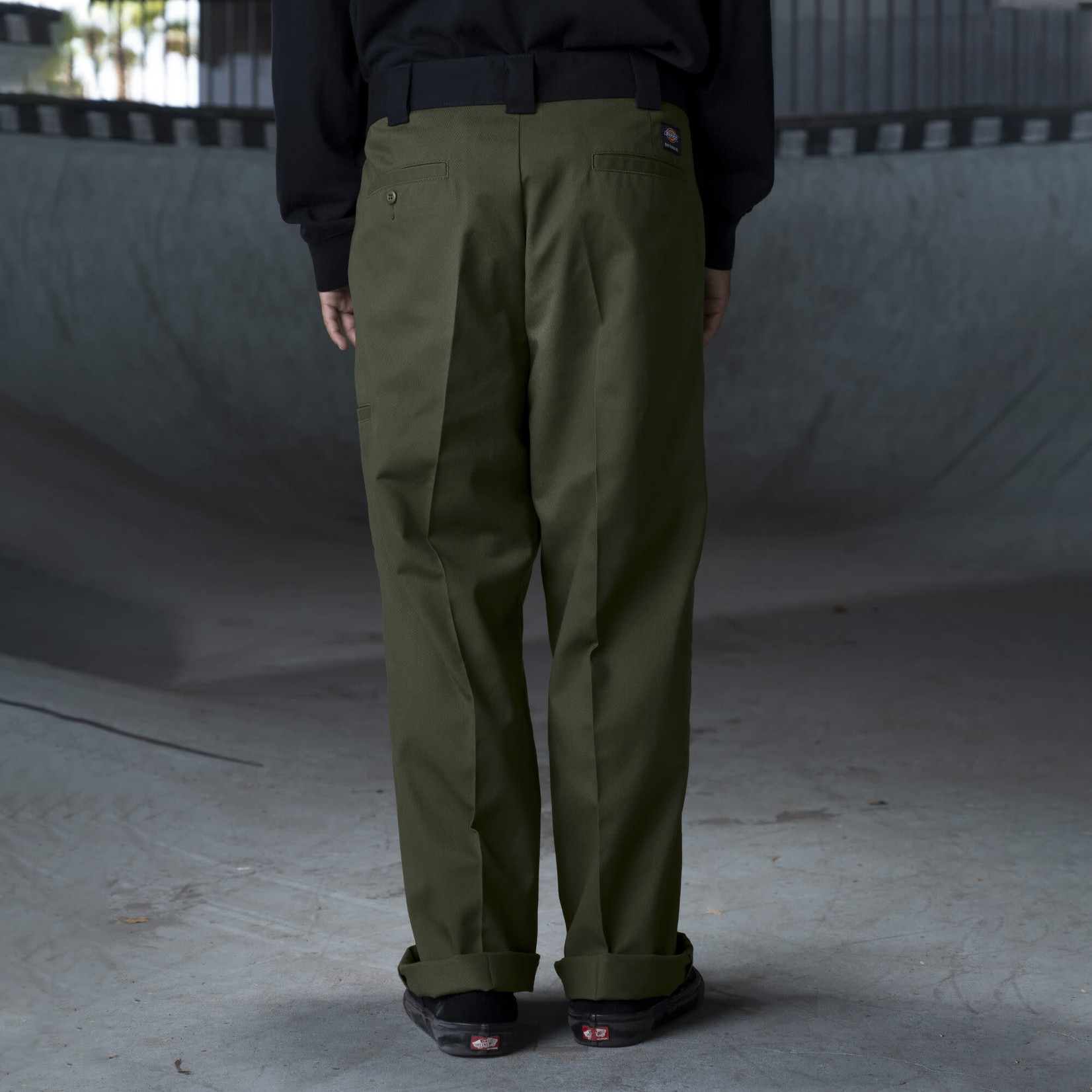 What are these boxy skater pants called? What is this style of pant or ...