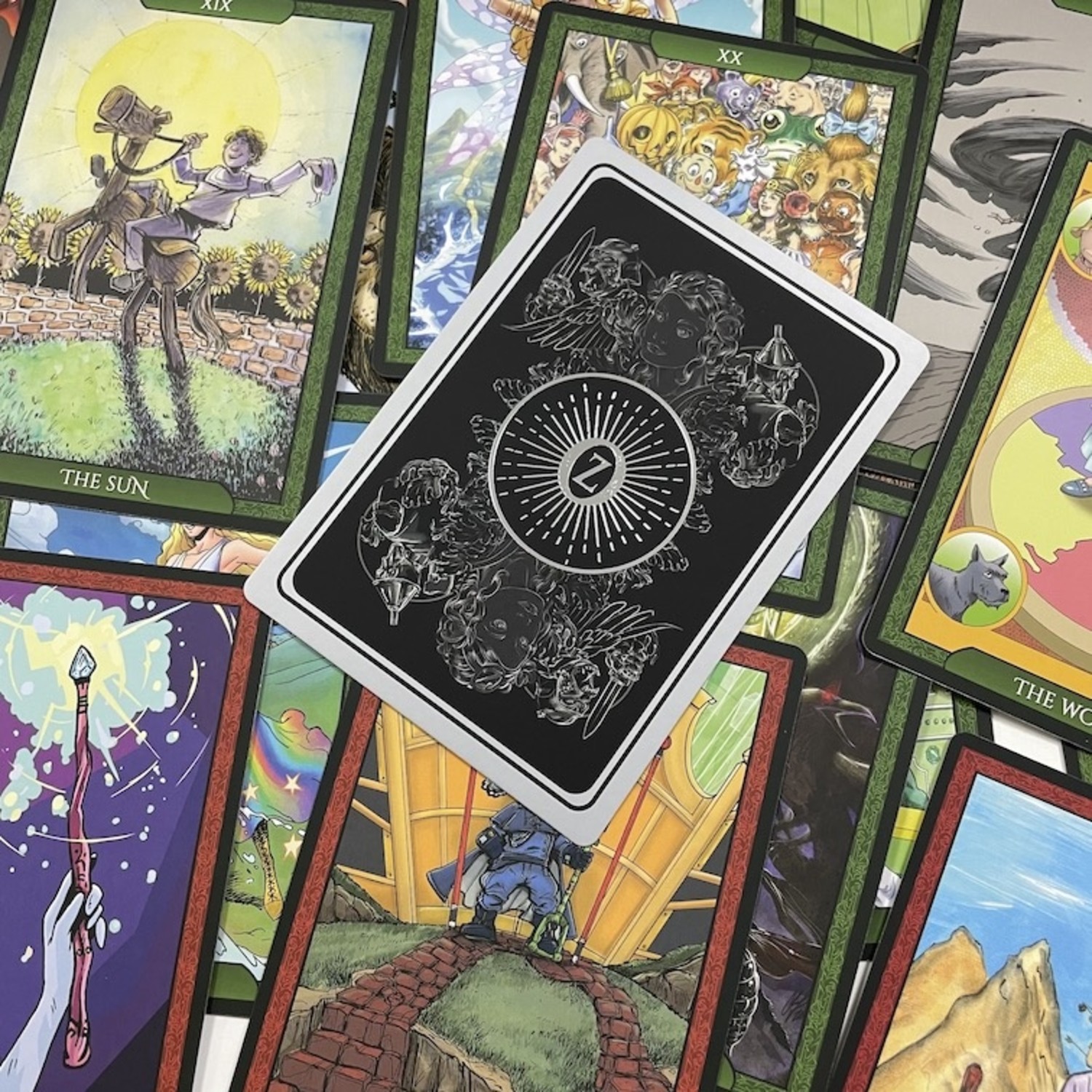 THE SHADOW OF OZ: TAROT DECK THE BAUM SILVER EDITION THE SHADOW OF OZ: TAROT DECK THE BAUM SILVER EDITION