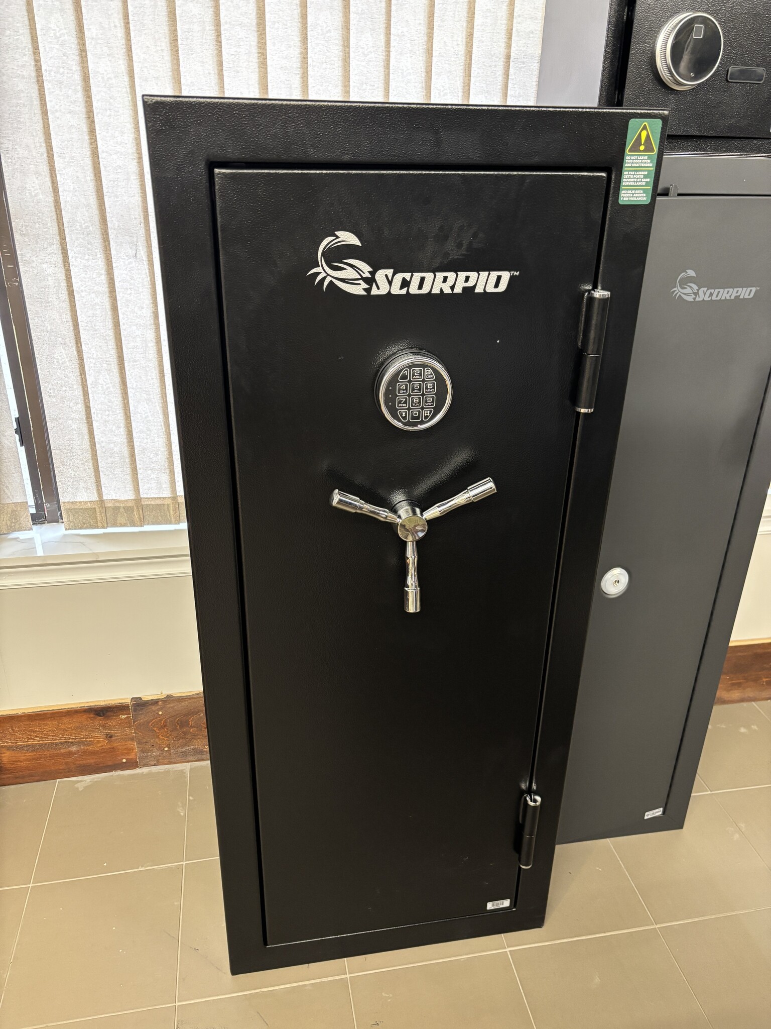 SCORPIO ARMORGUARD 24GUN SAFE w/ELECTRONIC LOCK (STORE PICK UP ONLY ...