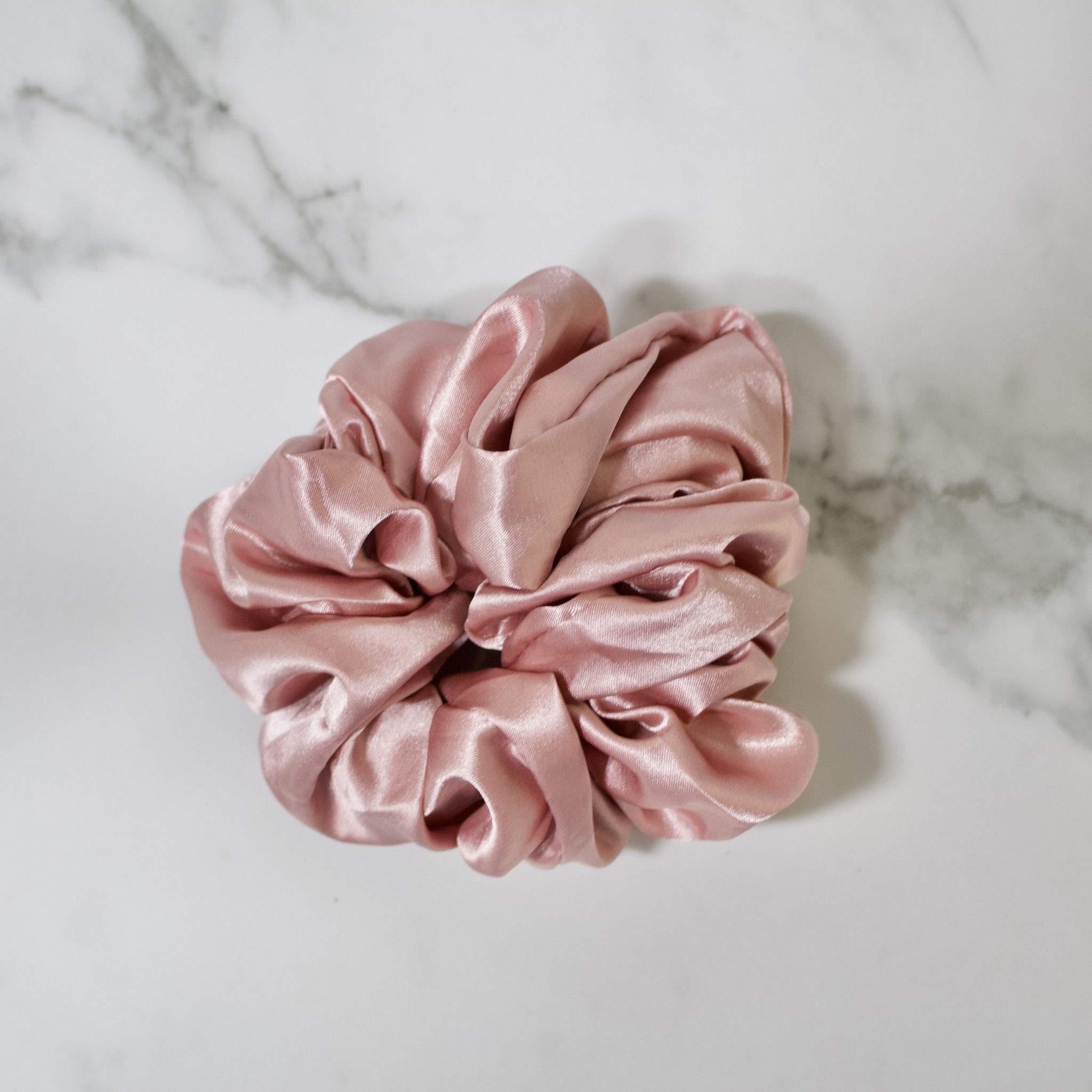 Chouchou en satin - Blush - Les Précieuses