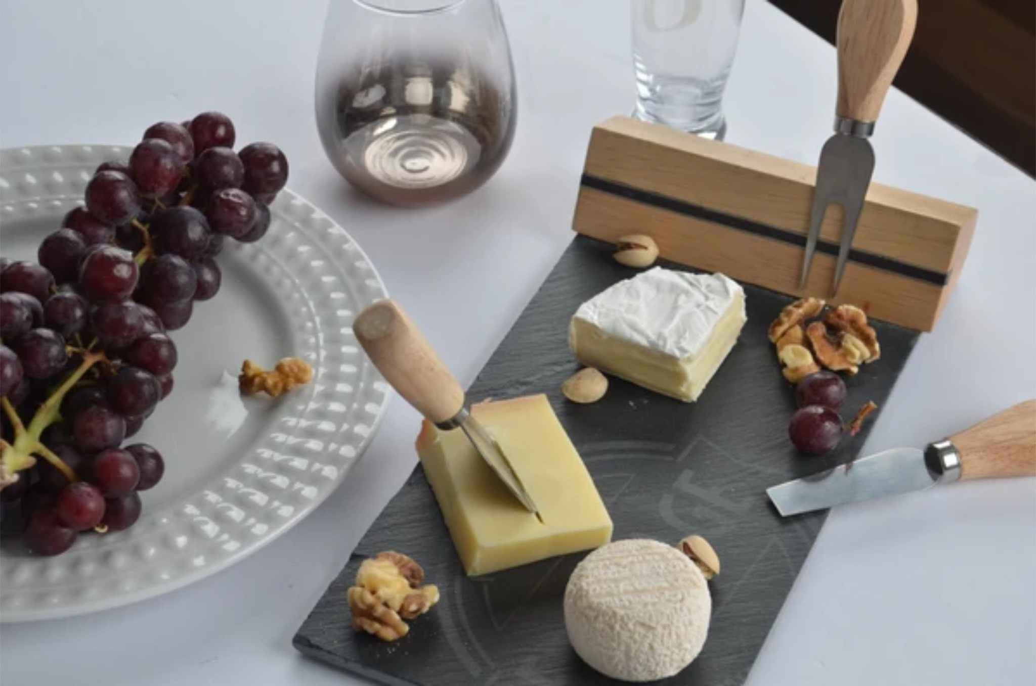 MAGNETIC 4pc CHEESE SERVING SET BLACK 12X6" (MP6) - Oxford Mills Home ...