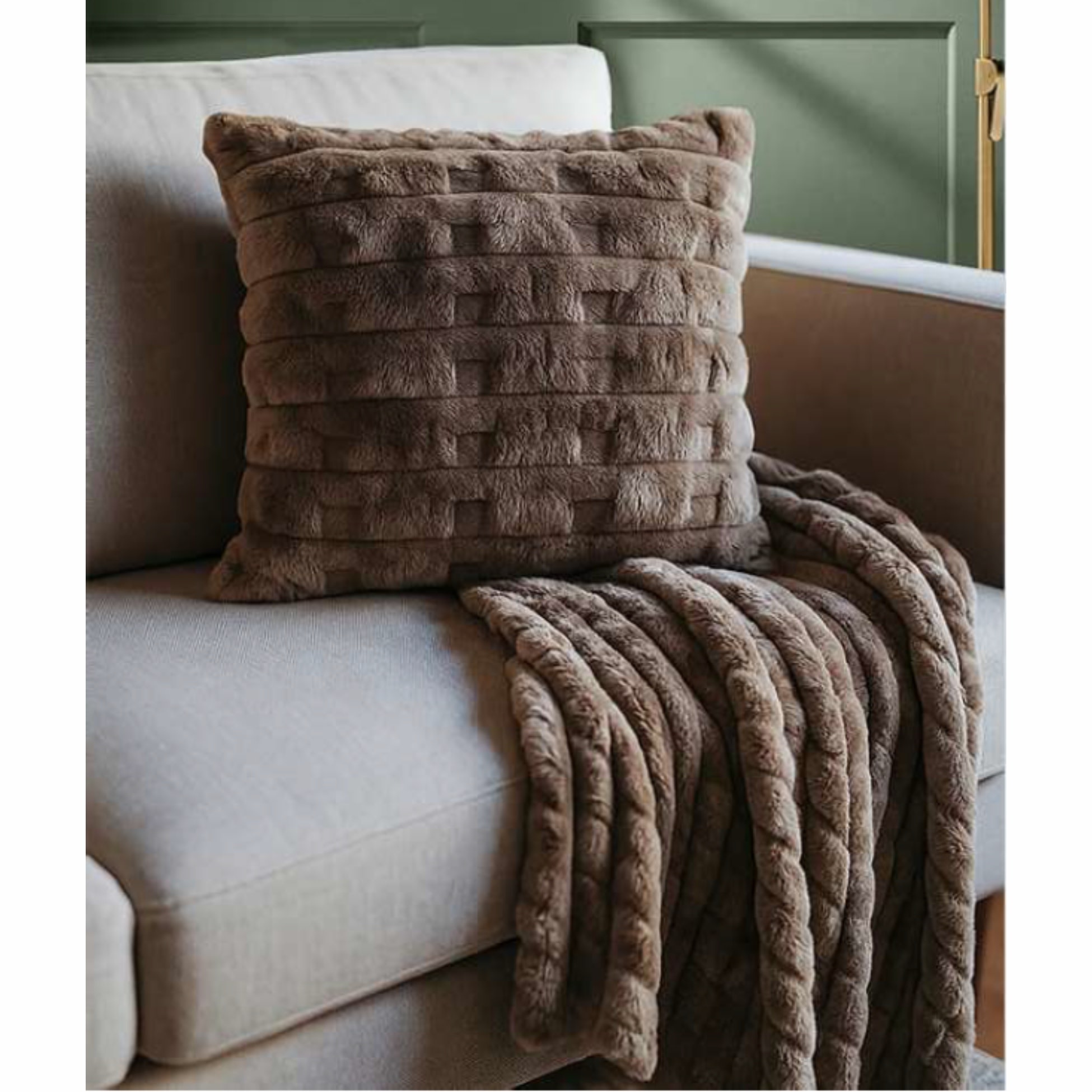 FRANCO FAUX FUR RIB THROW AST 50X60" - Oxford Mills Home Fashion ...