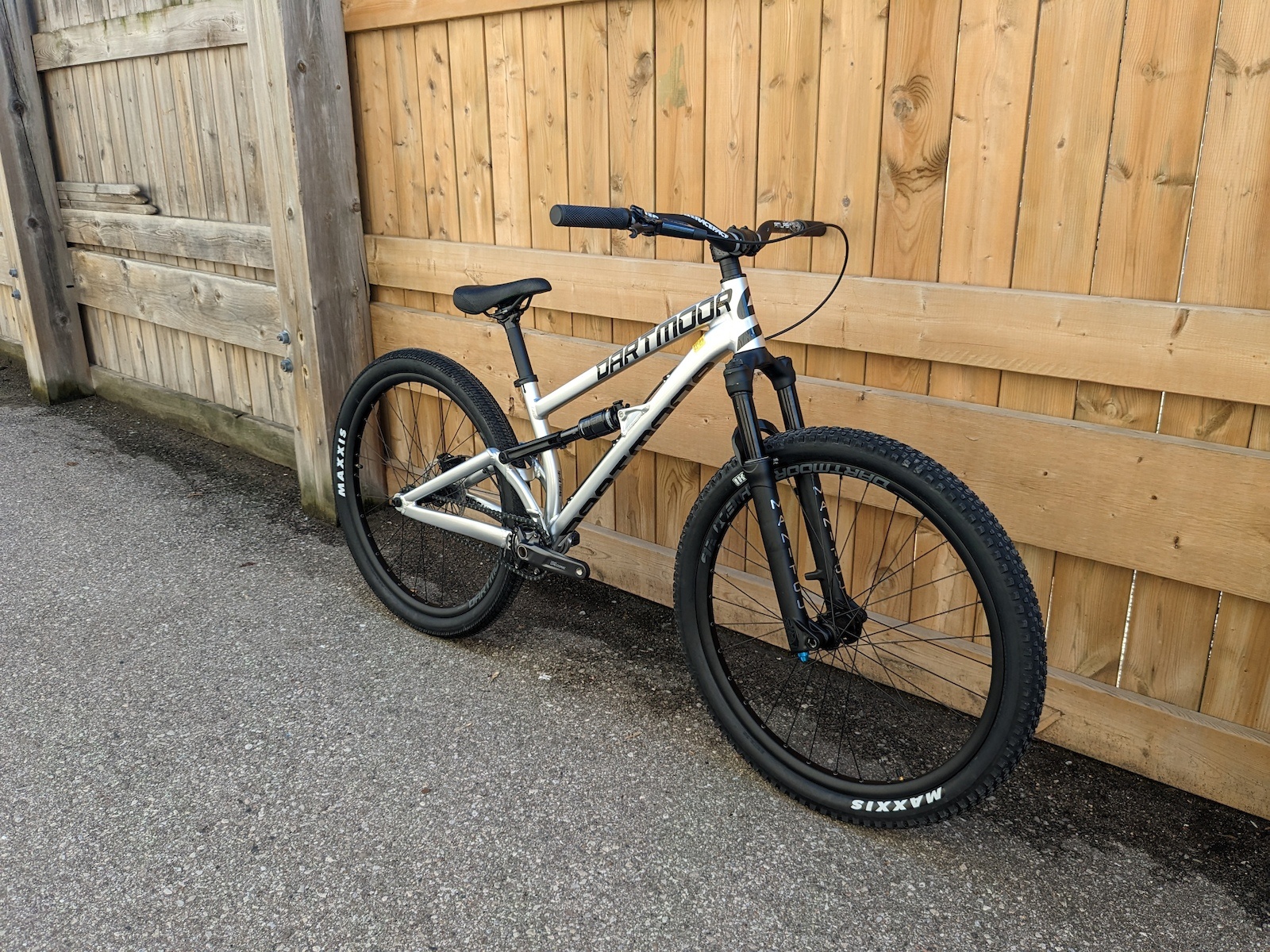 2023 Dartmoor Shine Pro, 26" wheels, glossy Metallic Silver - ZM Cycle ...