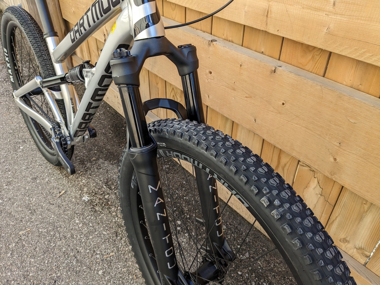 2023 Dartmoor Shine Pro, 26" wheels, glossy Metallic Silver - ZM Cycle ...