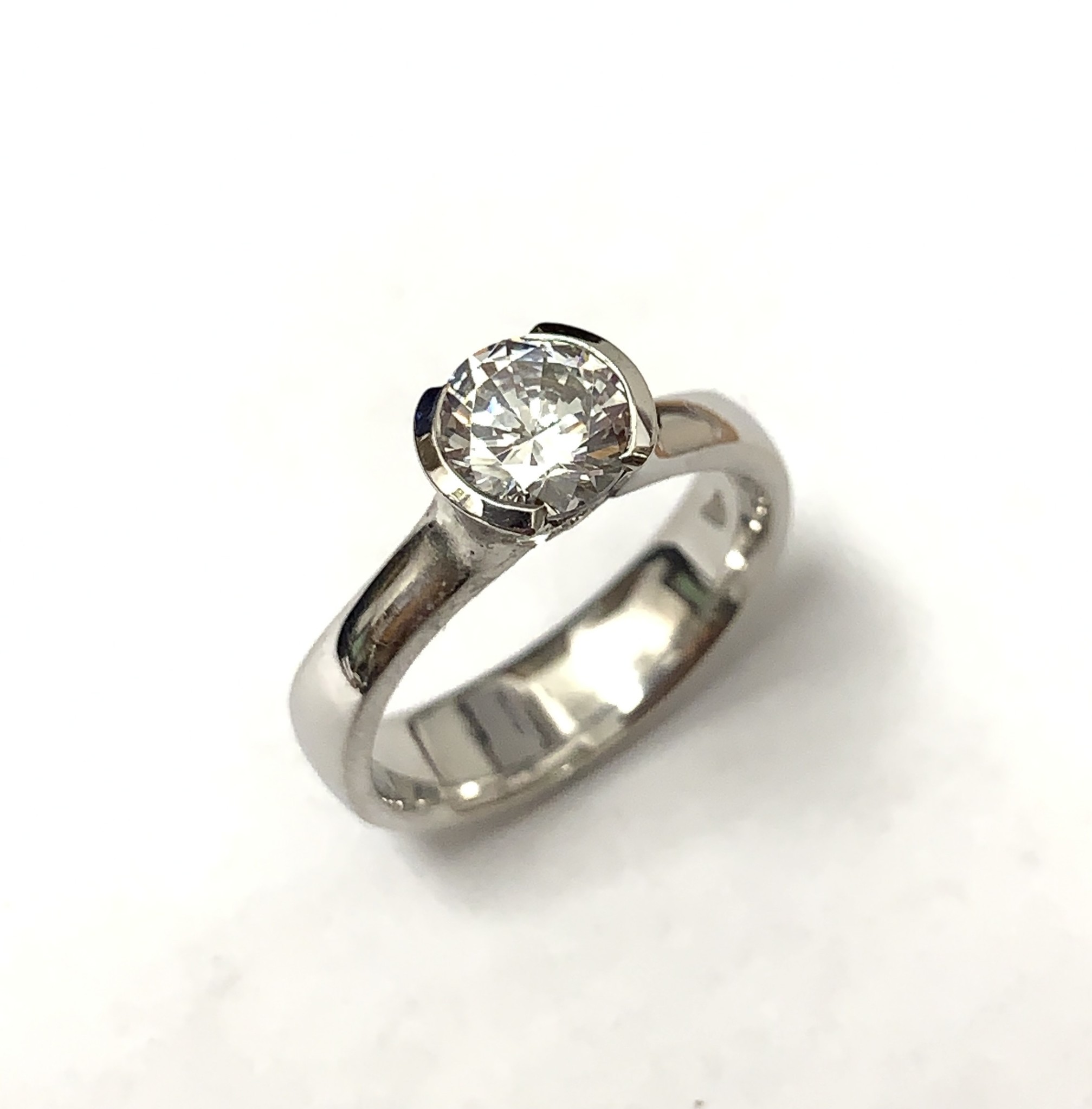 Solitaire Semi-Bezel Semi-Mount Ring 14KW - Forest of Jewels