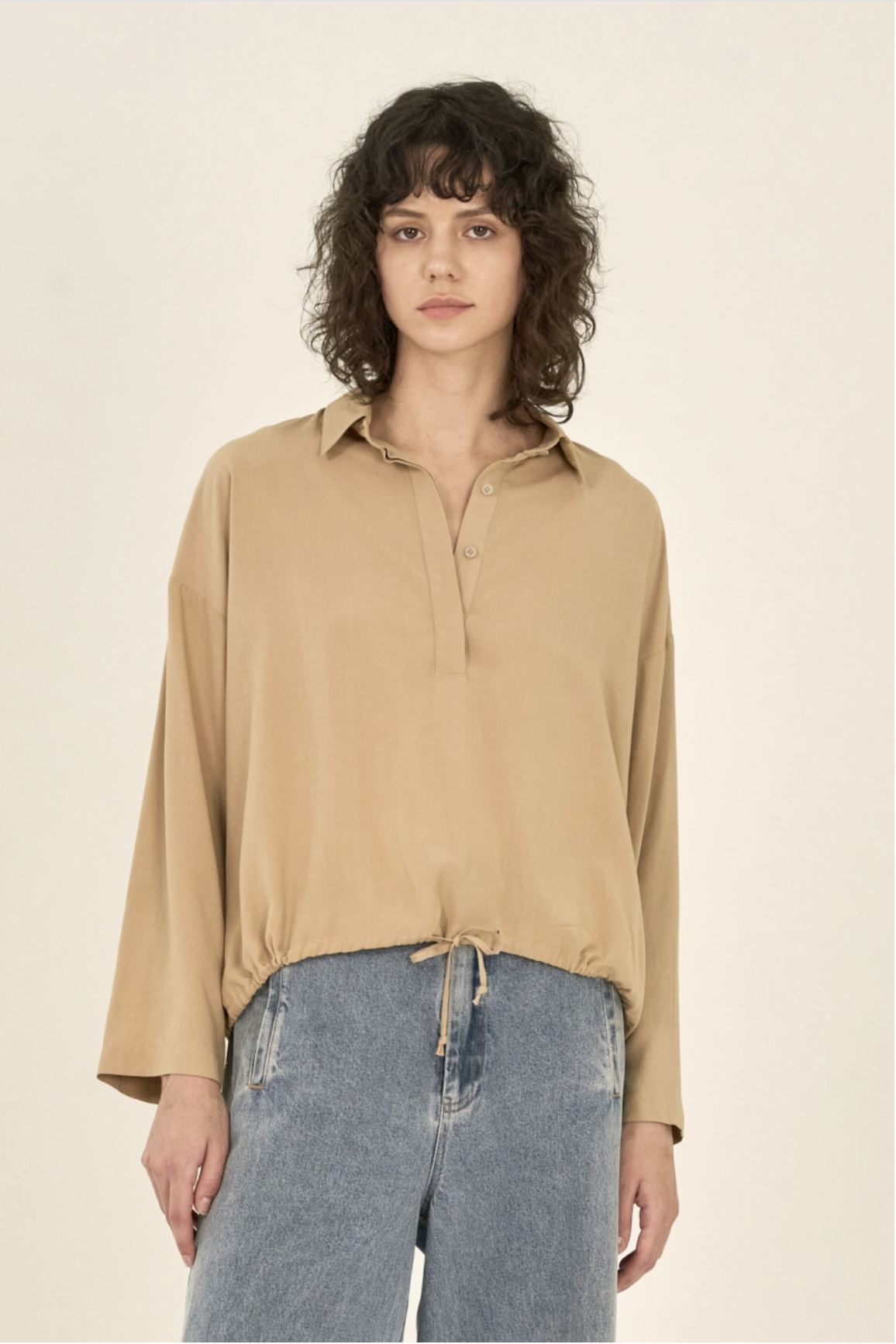 ADJUSTABLE HEM LSLV SHIRT - Elle Gray