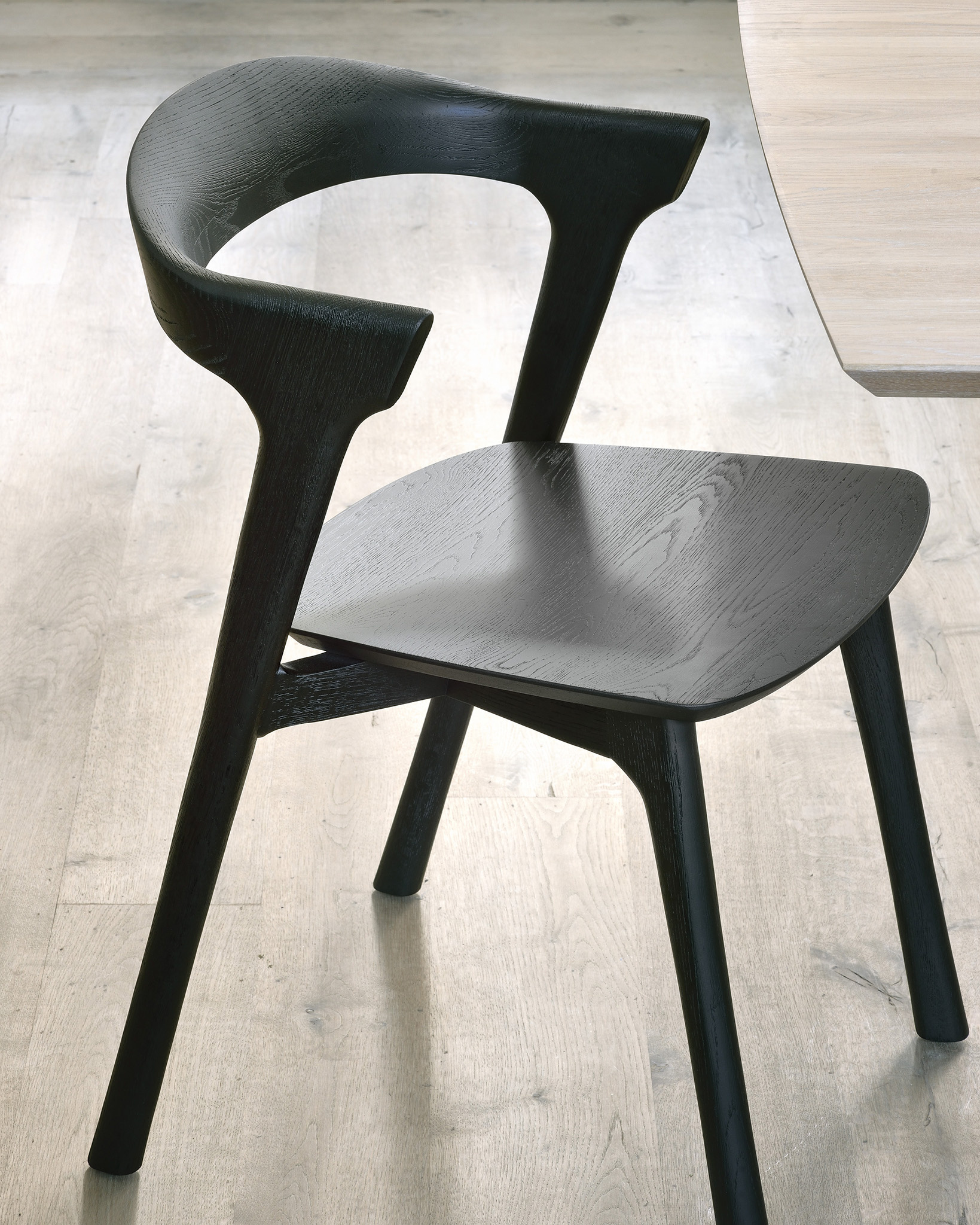 BOK CHAIR - VARNISHED OAK - BLACK - LOVACO