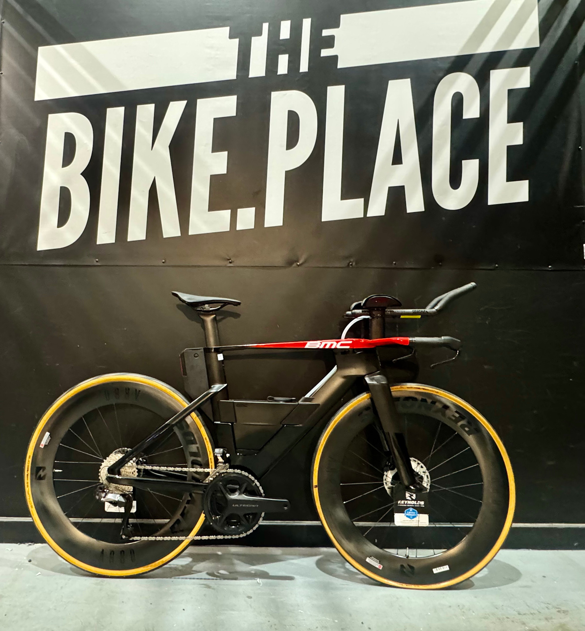 BMC Speedmachine 01 MOD V1 DI Medium - Carbon/White/Red - The Bike Place