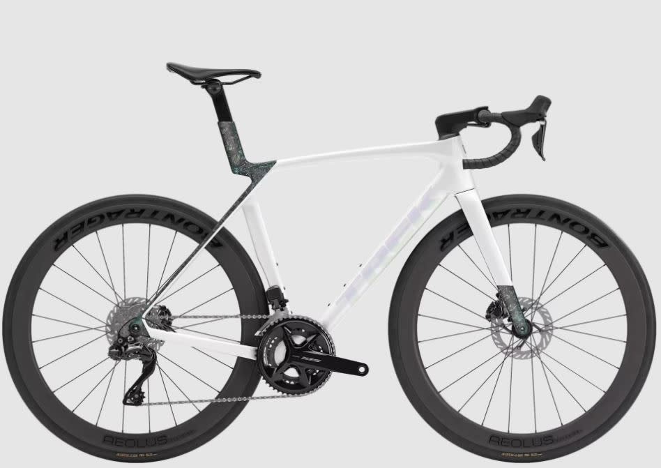 2026 Madone SL 6 Gen 8-Gloss Crystal White/Matte Deep Smoke - The Bike ...