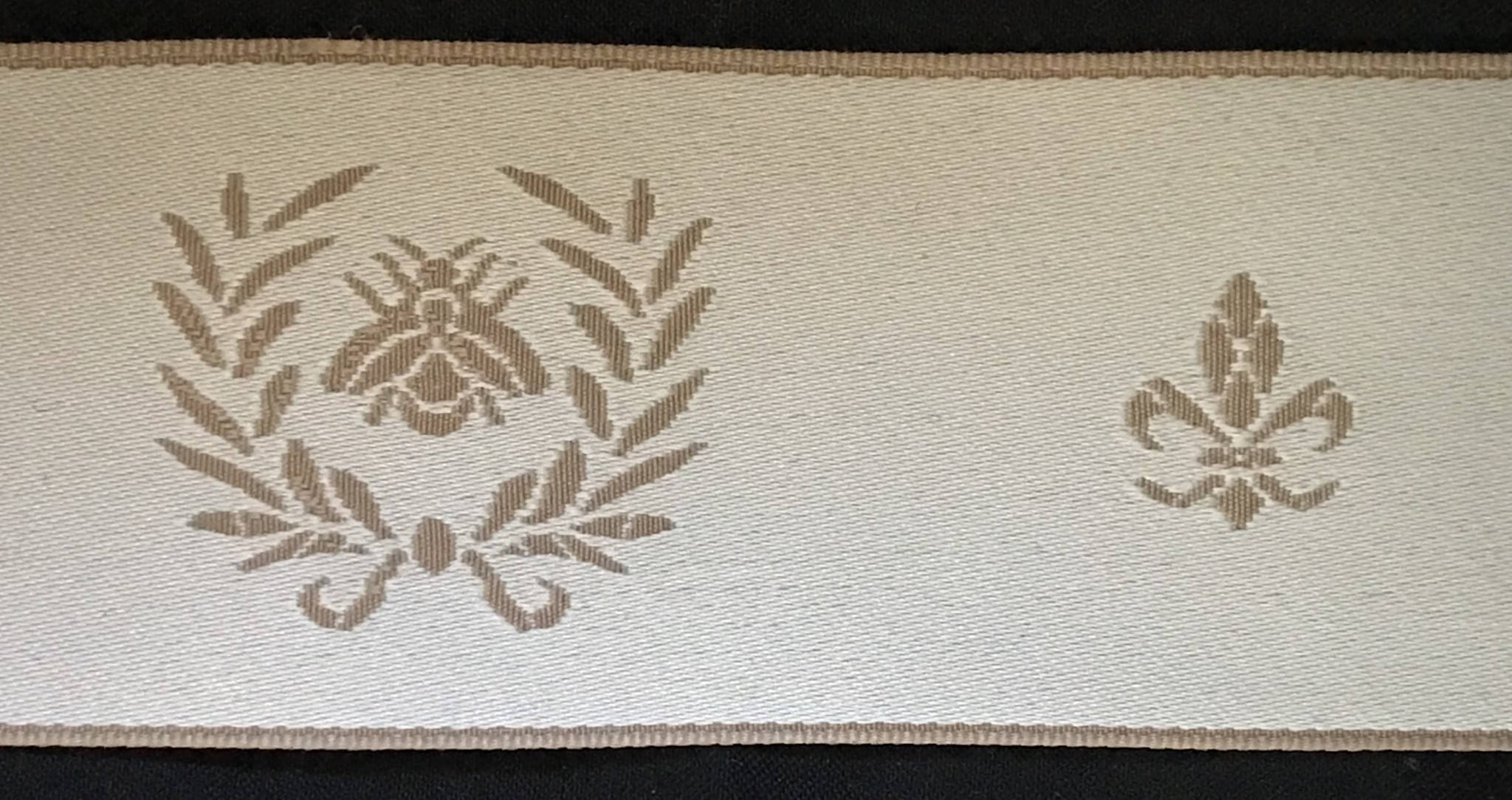 Laurel Bees and Fleur de Lis Trim - Cloak & Dagger Creations