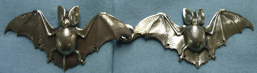 Bats Cloak Clasp - Silvertone - Cloak & Dagger Creations